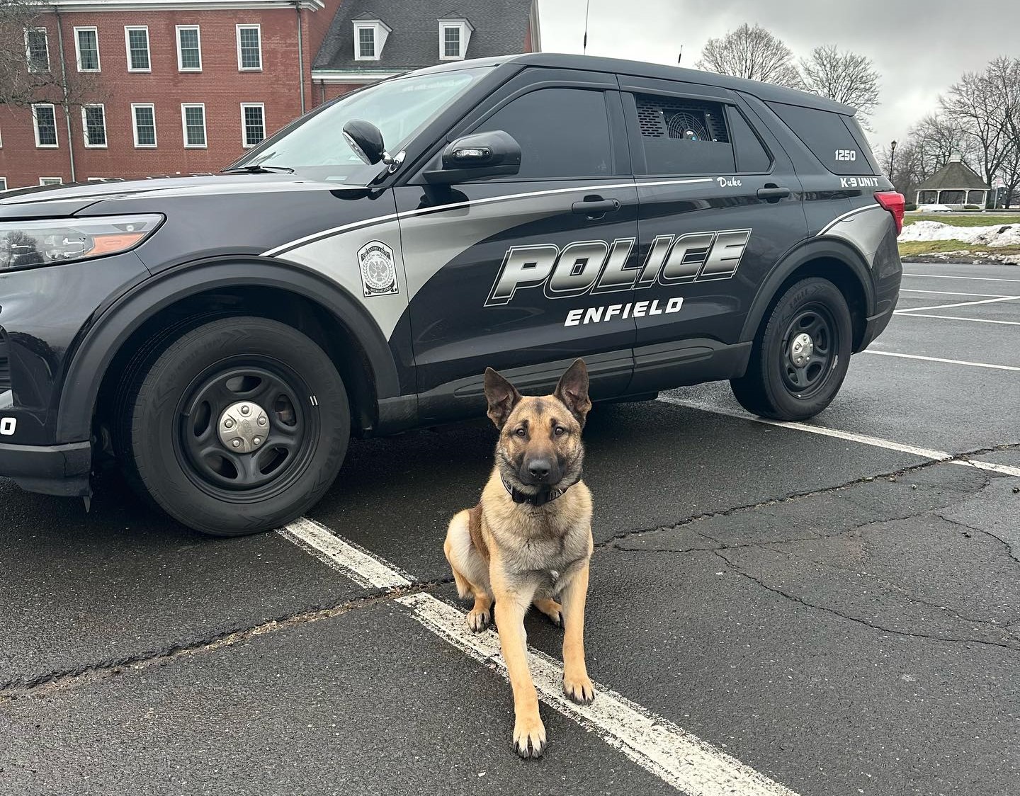 Enfield police: 2 Hartford men fled drive-thru, led officers on chase