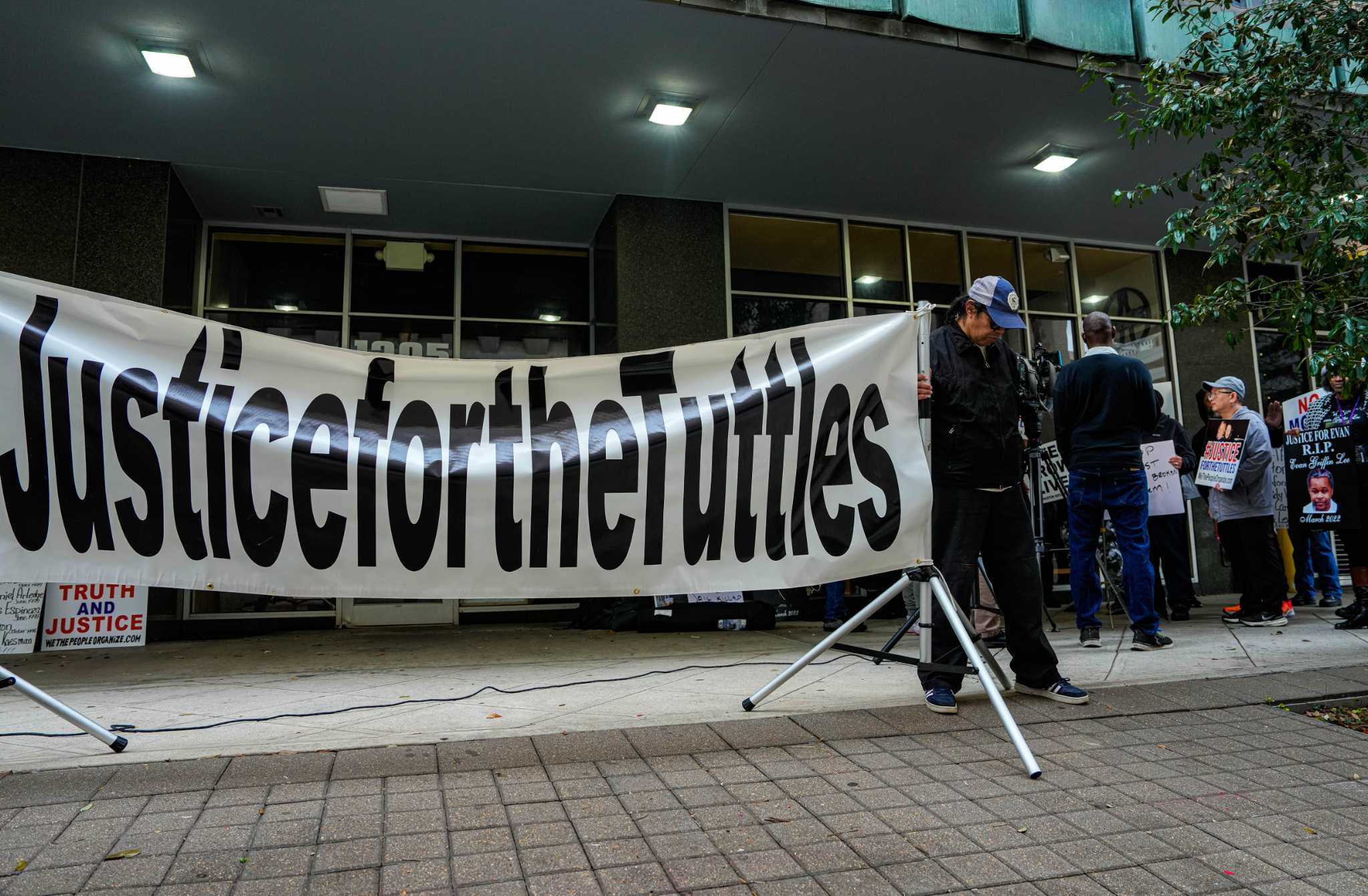 Protesters gather, mourn 2019 Harding Street drug raid