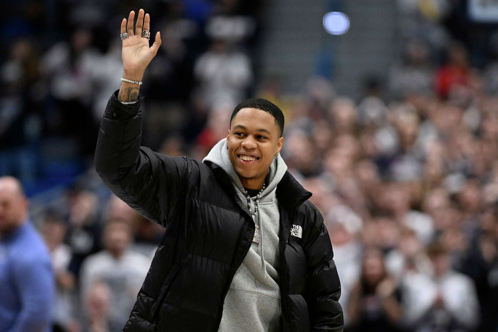 Ex-Huskies Jordan Hawkins, Stephon Castle practice with UConn