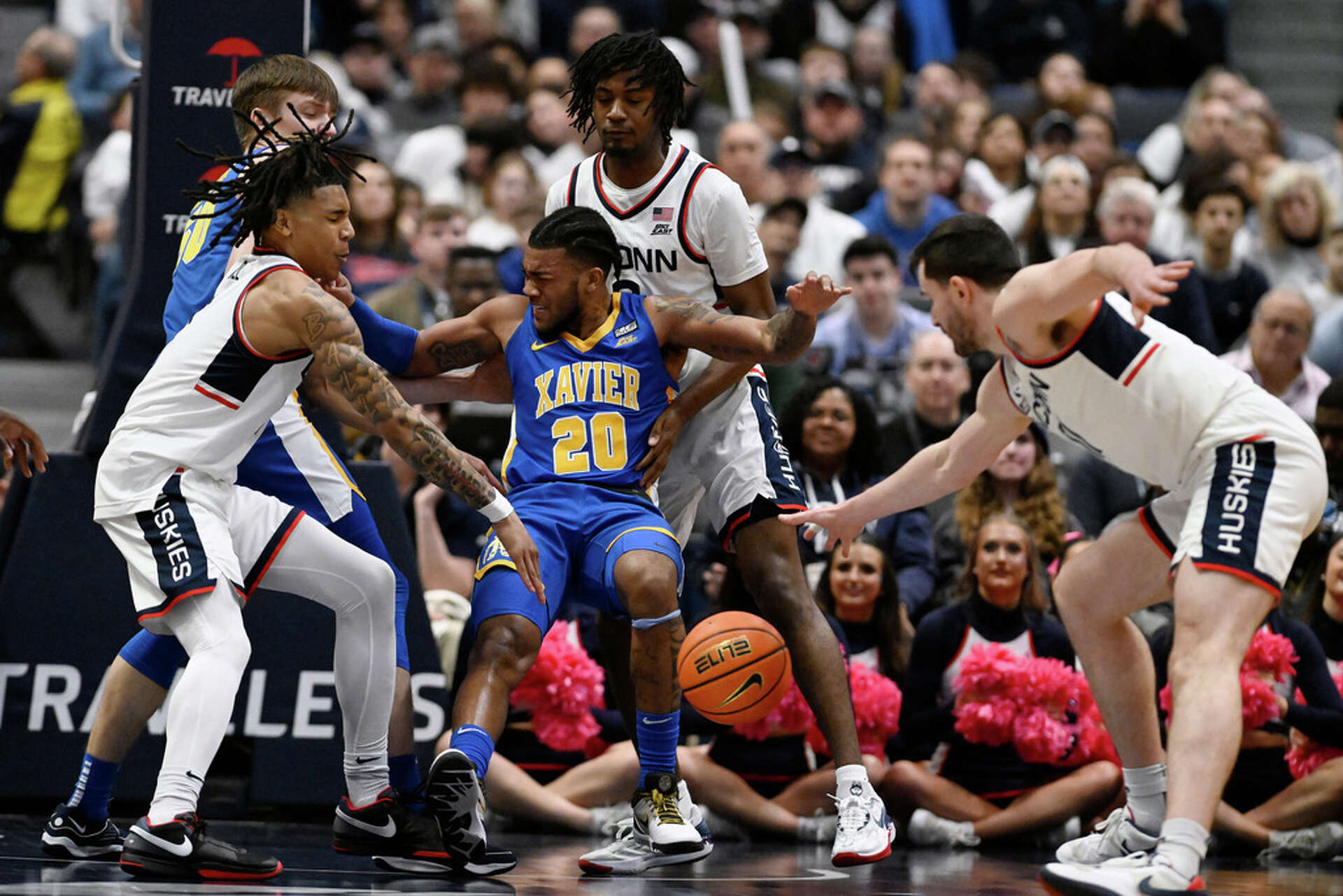 UConn men's basketball rolls to dominant win over Xavier