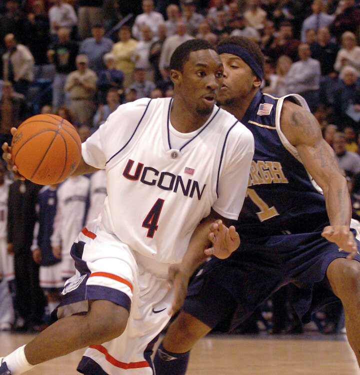 UConn men's basketball inducts Ben Gordon into Huskies of Honor