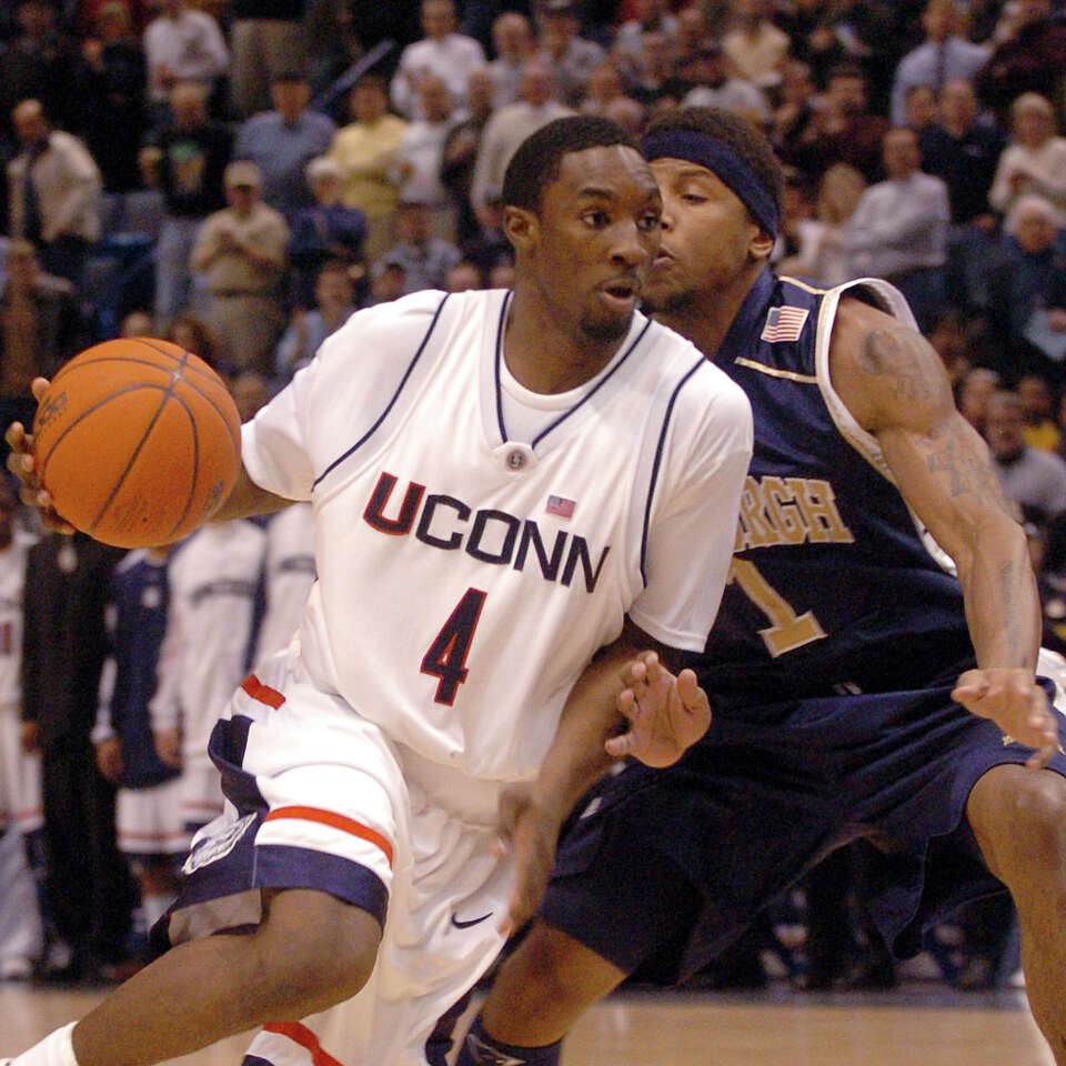 Jim Calhoun, 'UConn Family' support Ben Gordon through his struggles.