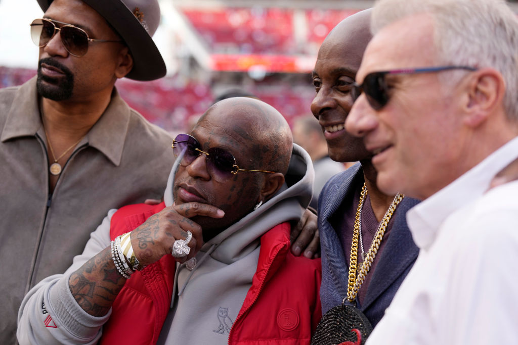 Forget Taylor Swift, 49ers bring celebs like Grateful Dead's Bob Weir