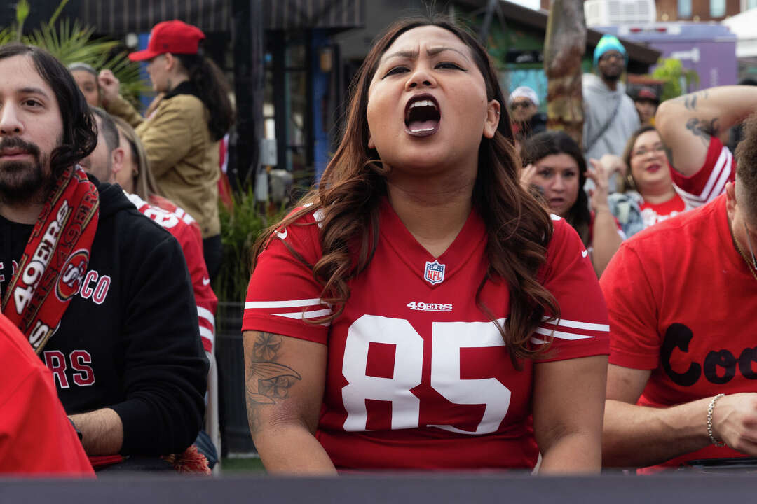 ‘The kids want a parade again’: 49ers fans pack Bay Area bars