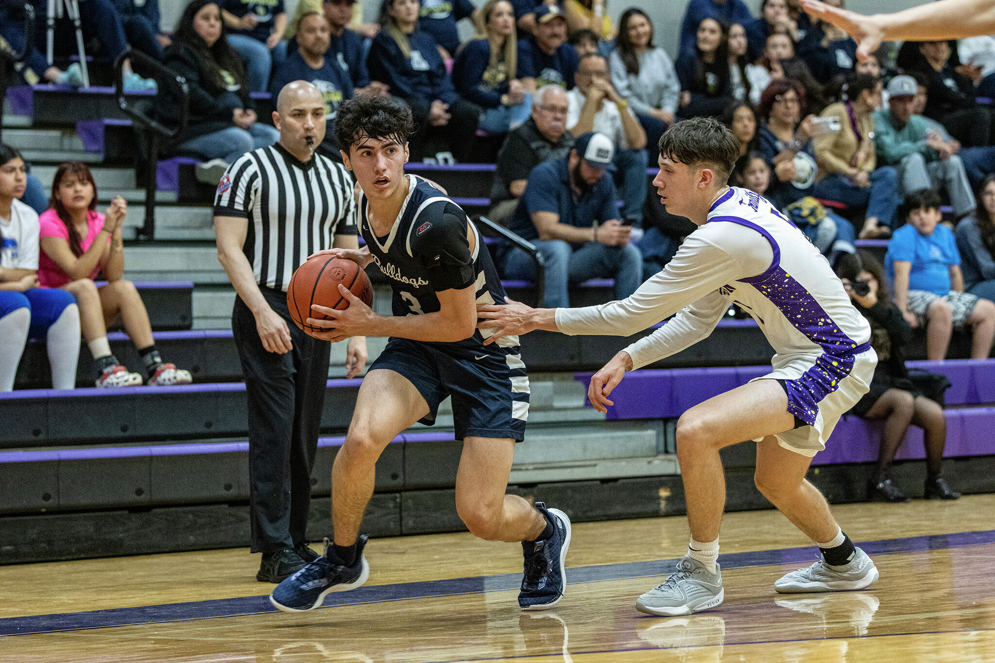 Alexander's David Martinez playing through pain to help Bulldogs win