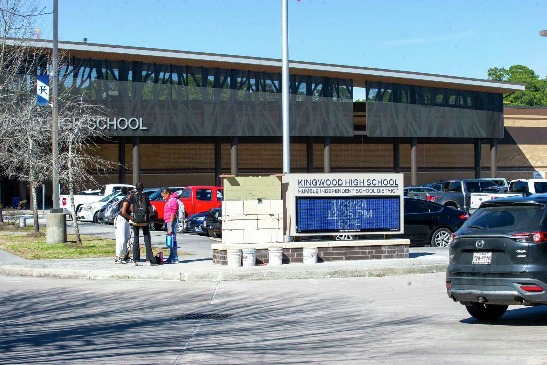 Kingwood High School sends students home due to flooding and sewage