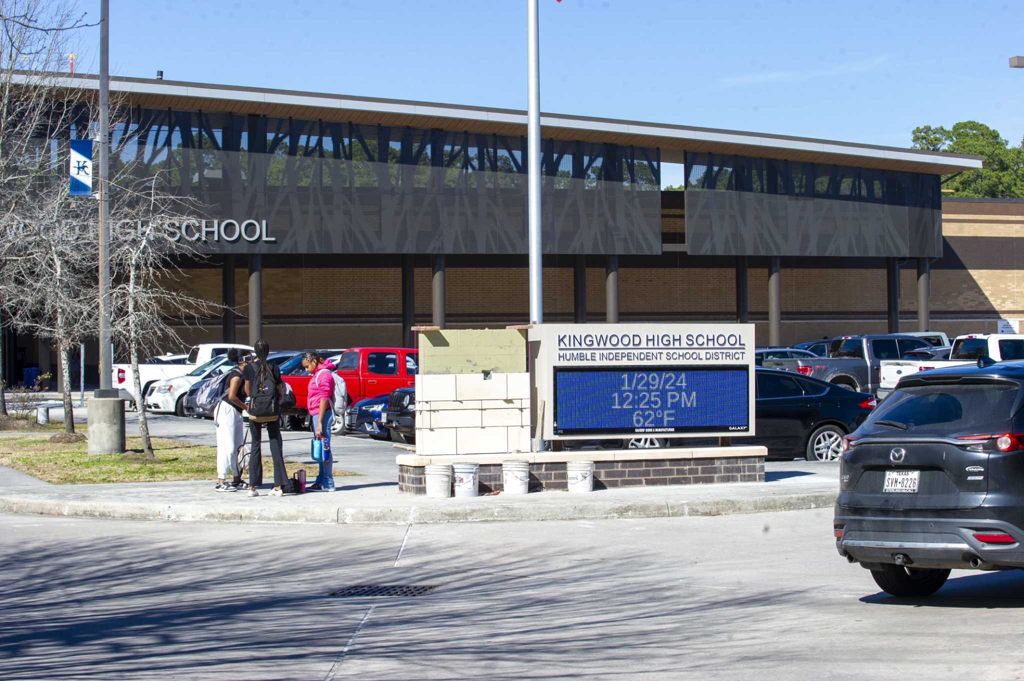 Kingwood High School sends students home due to flooding and sewage