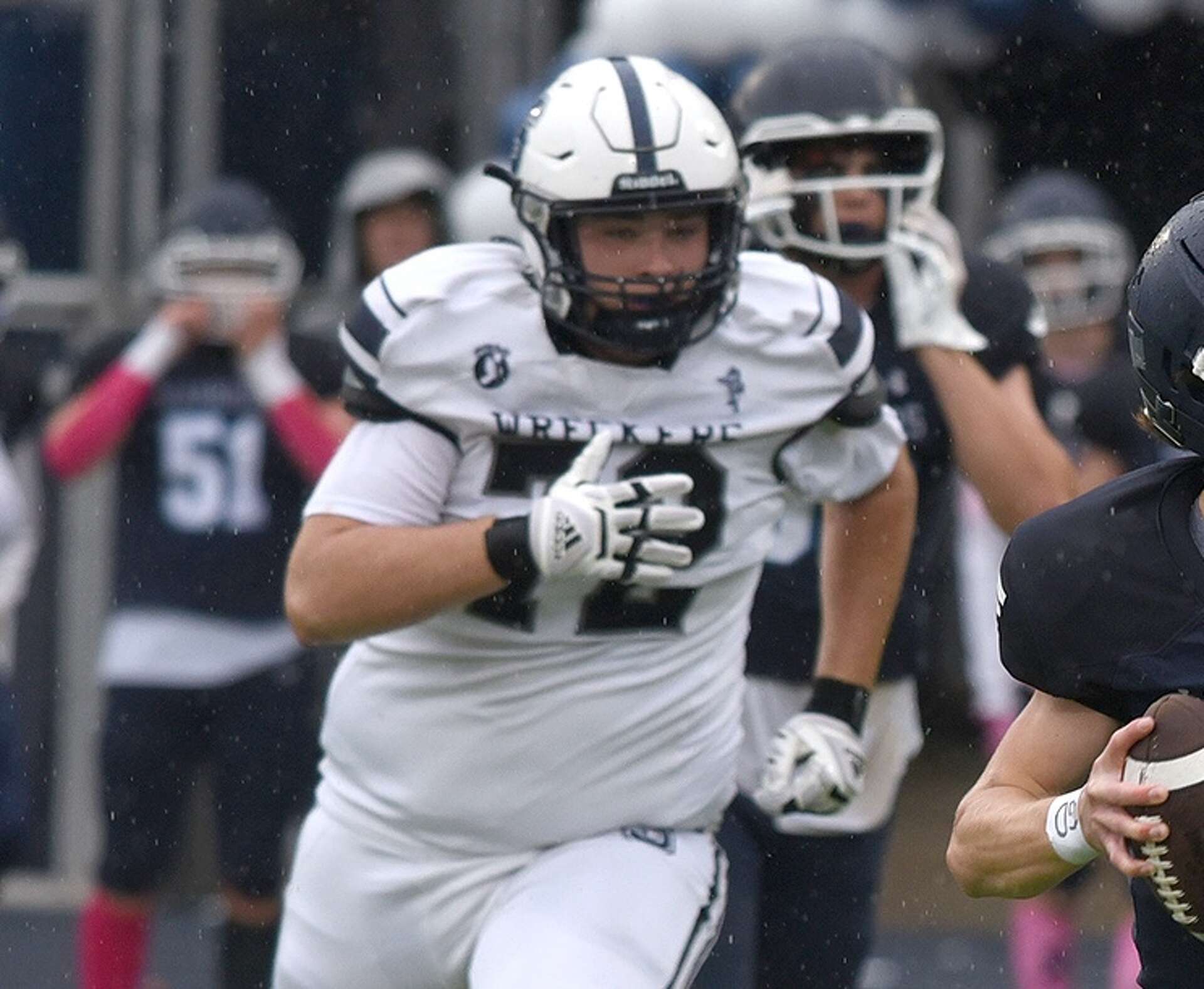 Staples OL Chlupsa accepts pwo offer to play football at BC