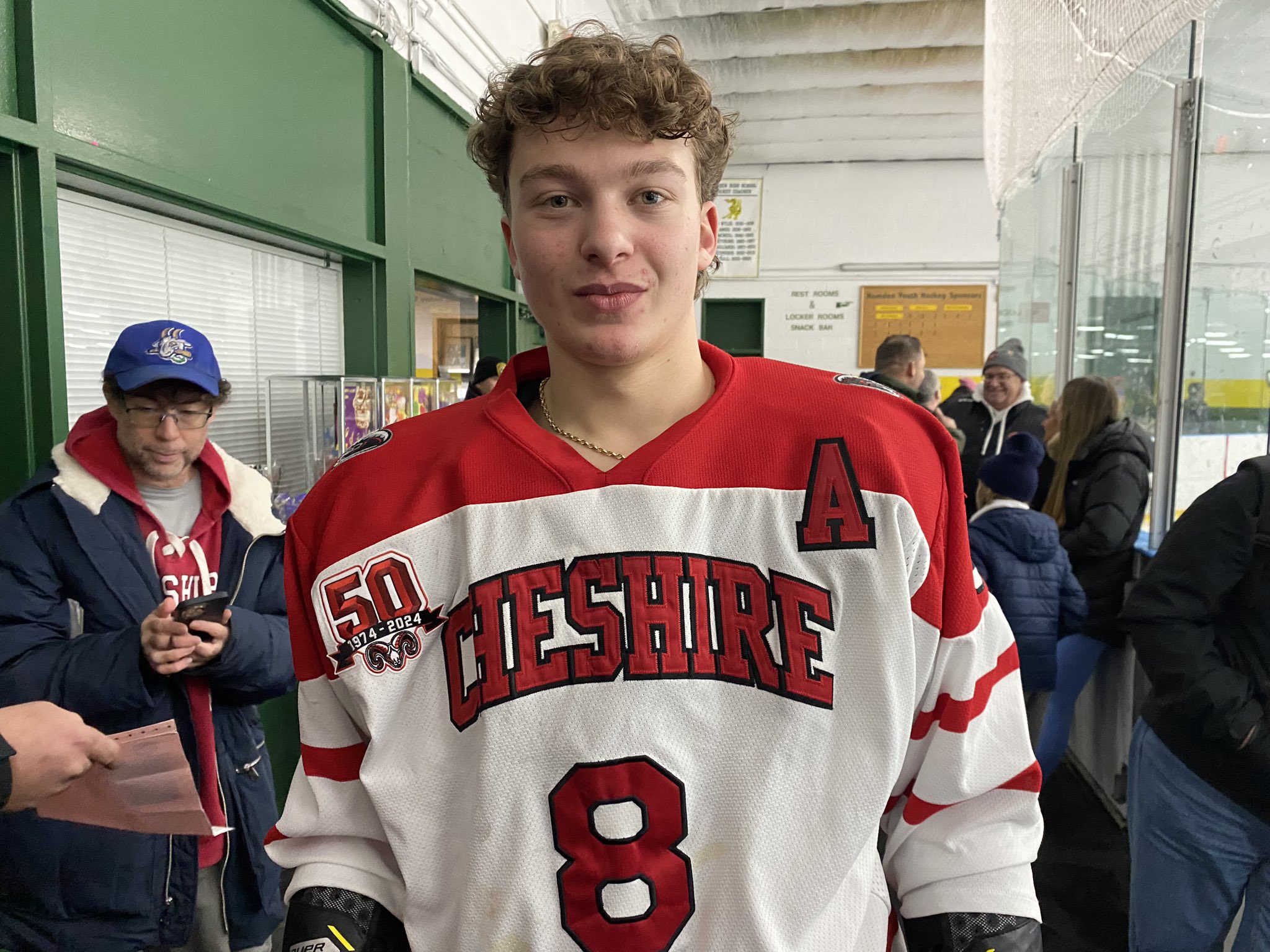 Cheshire High School hockey wins 8th straight, tops Greenwich