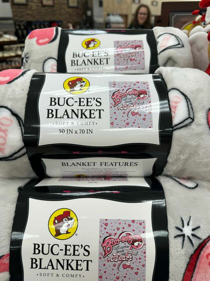 New Braunfels Buc-ee's adds Valentine's Day merchandise