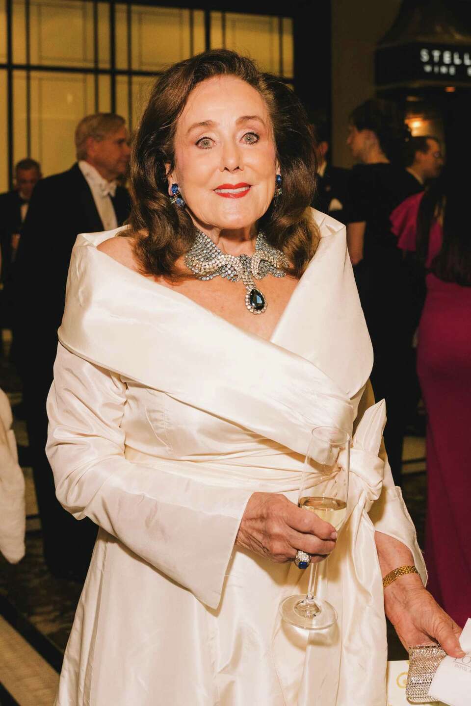 Houston wears white tie fashion at $1 million Symphony Ball