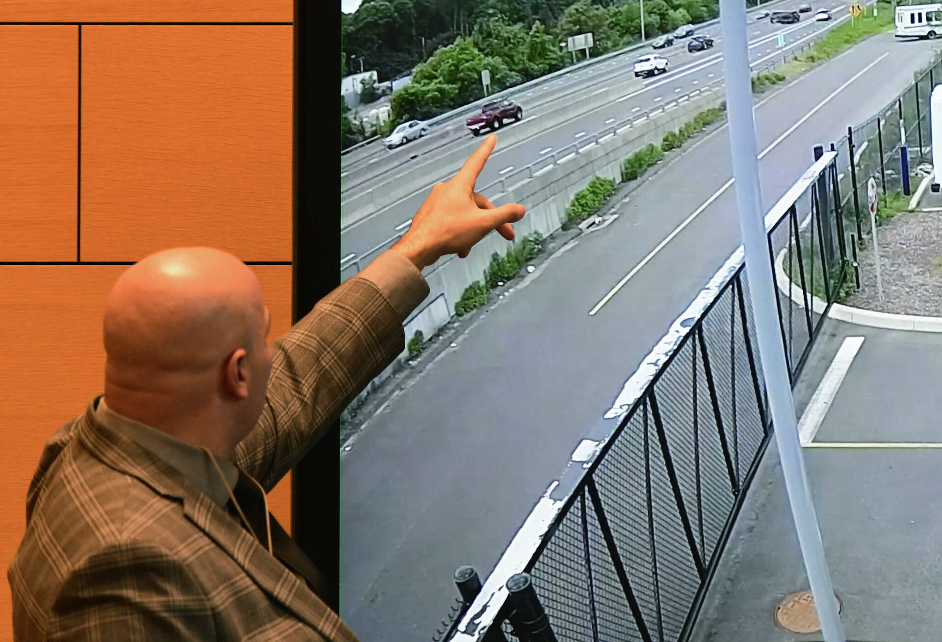 Detective: Owner of truck linked to Dulos case found 'soaked in sweat'