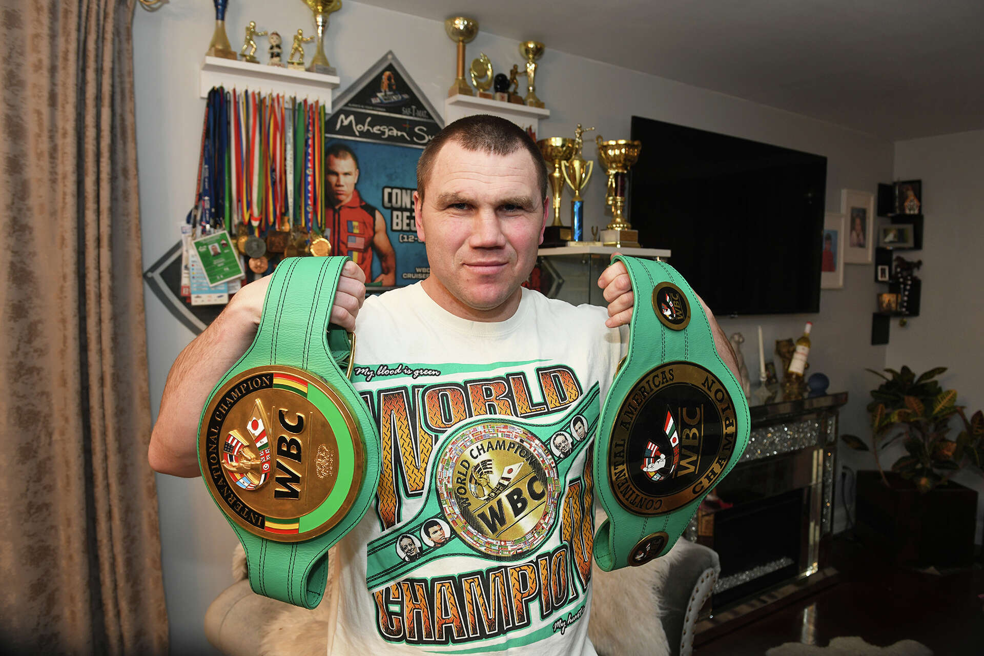 Shelton retired boxer, former WBC champ, opening Milford gym