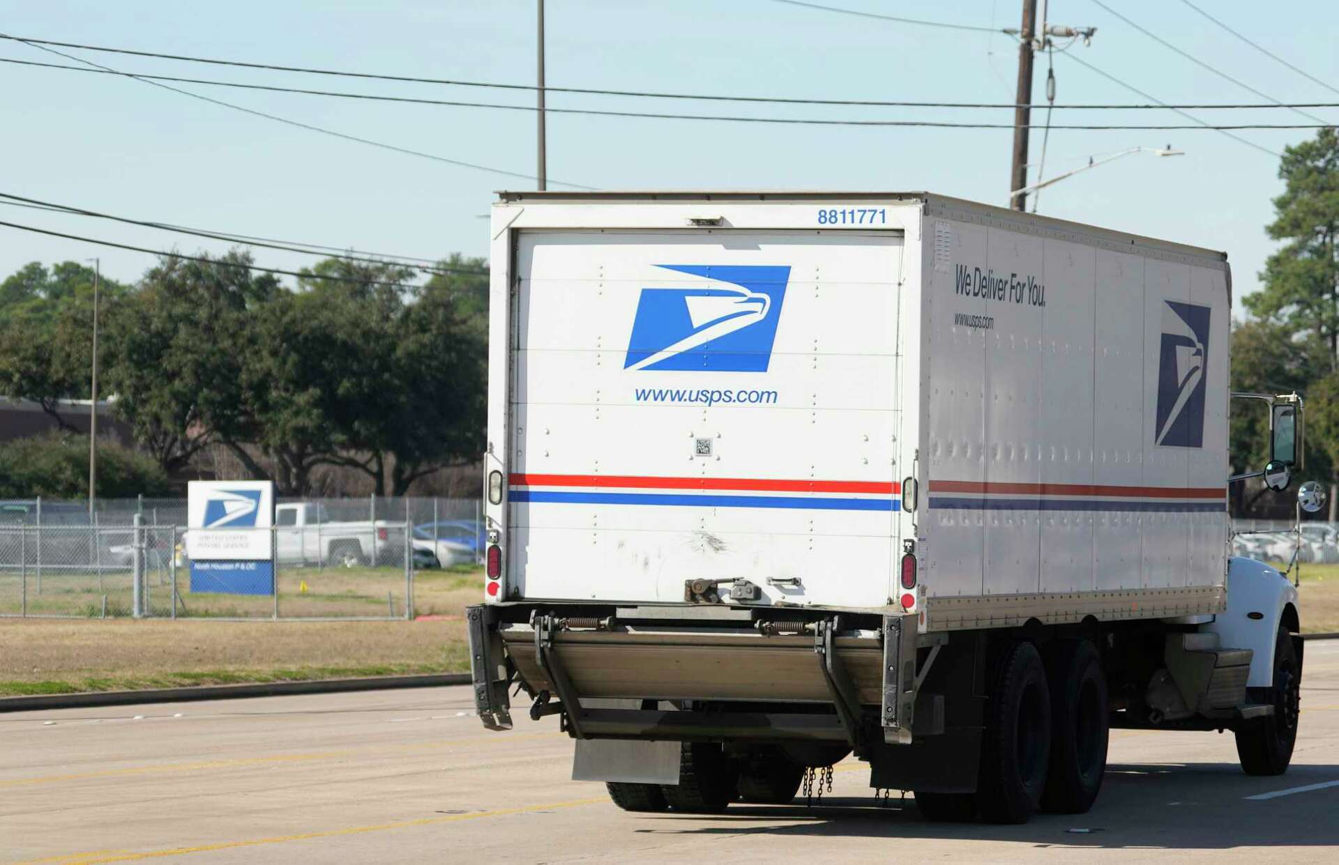 USPS apologizes for Houston mail delays, which are improving