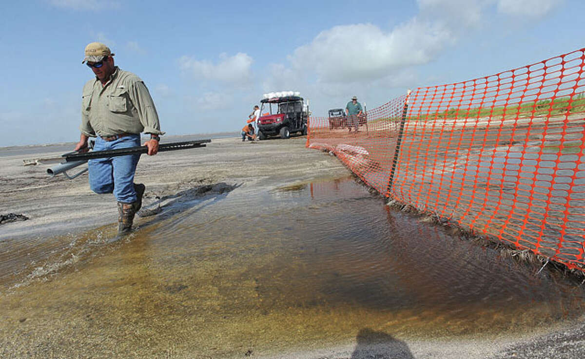 Defensive lines to protect marsh