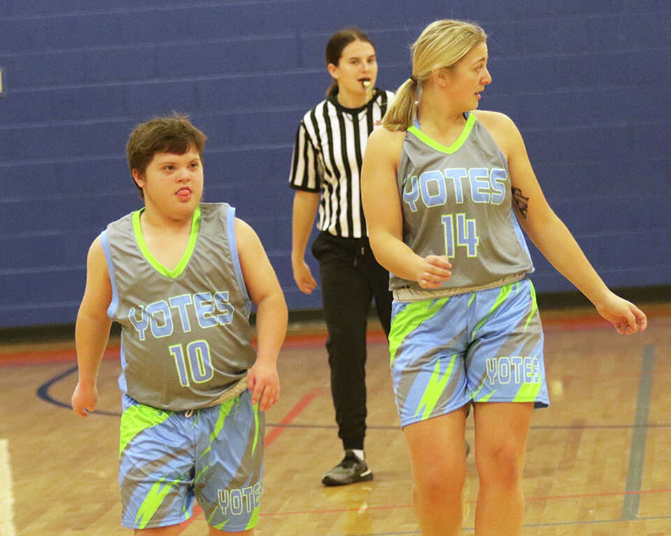 Yotes debut with smiles, laughs - and basketball - in Gillespie