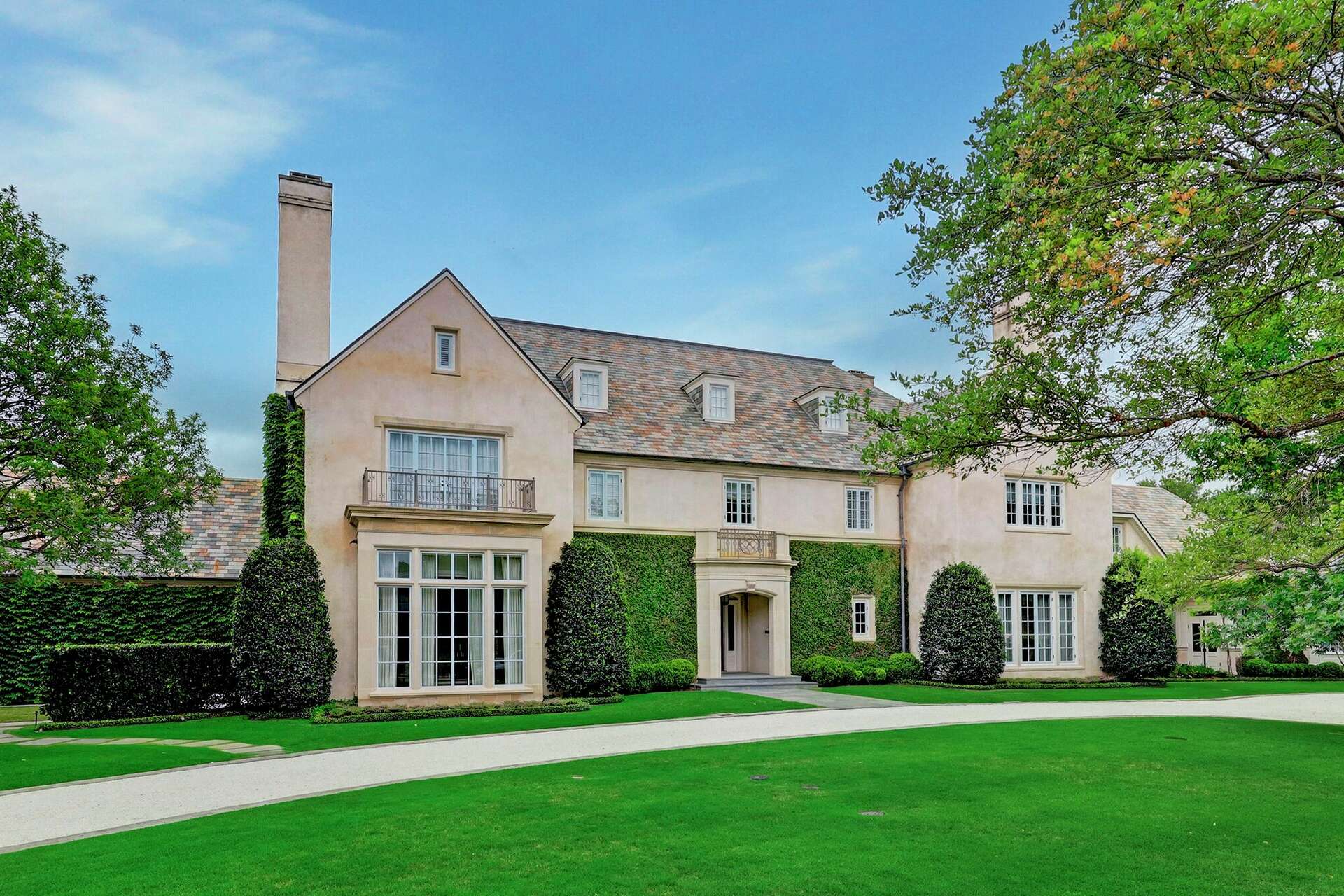 Houston Energy Trader Lists River Oaks Mansions For 27m