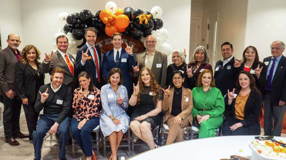 University of Texas Law School Dean Bobby Chesney visits Laredo alumni