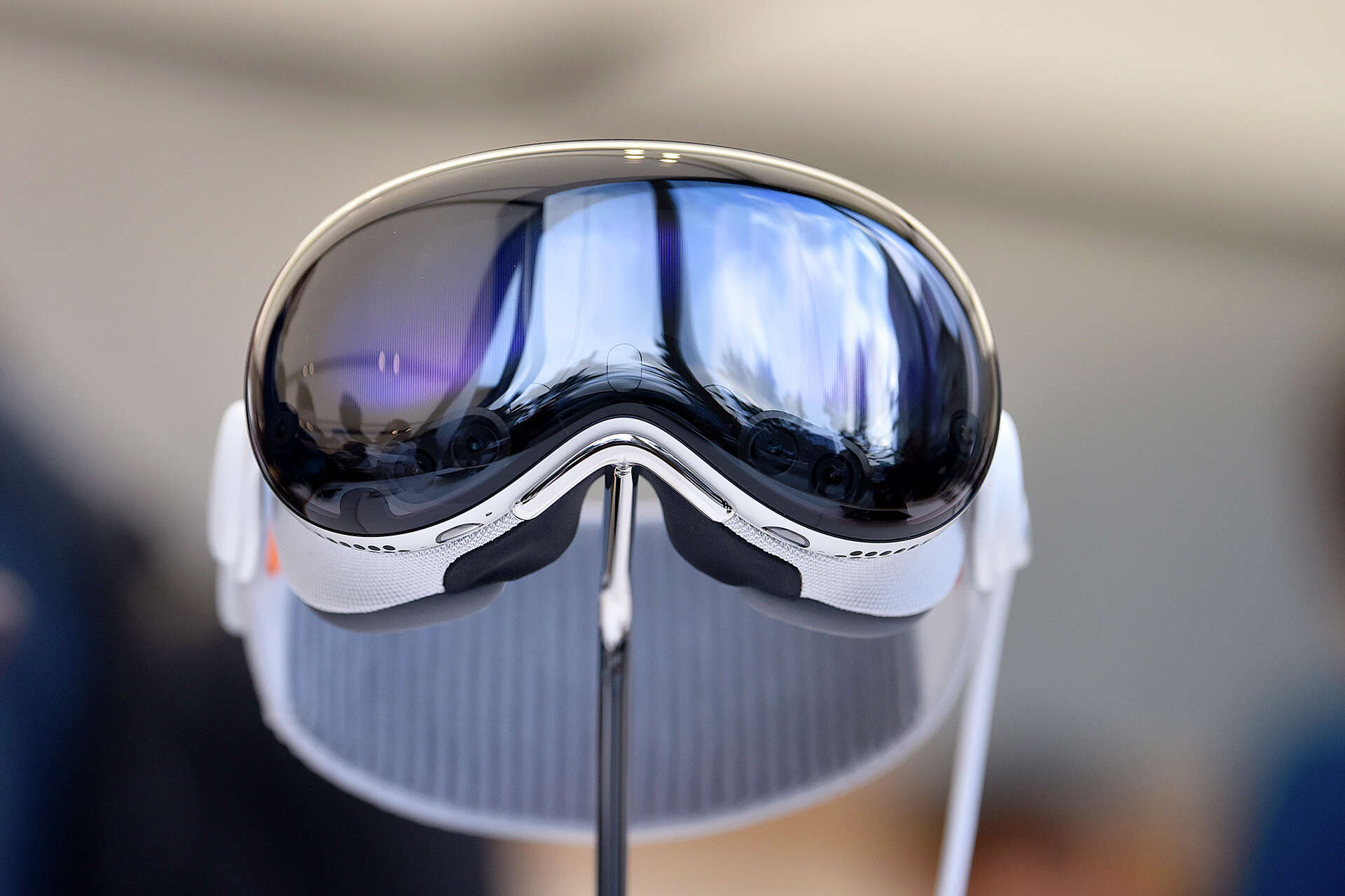 Driving while Apple Vision Pro-ing is a terrible idea, Calif. cops say