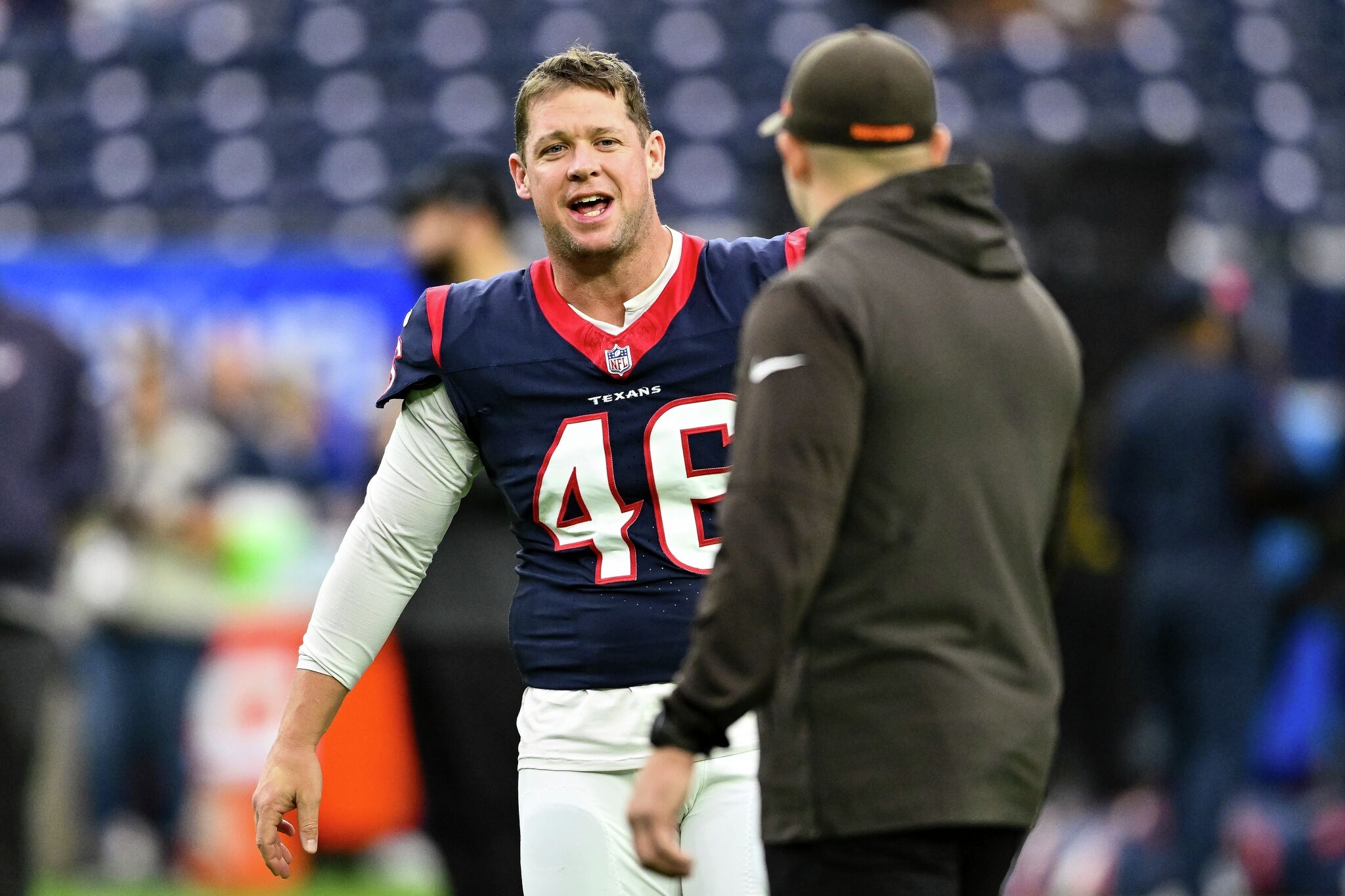 Texans start offseason moves by re-signing franchise fixture