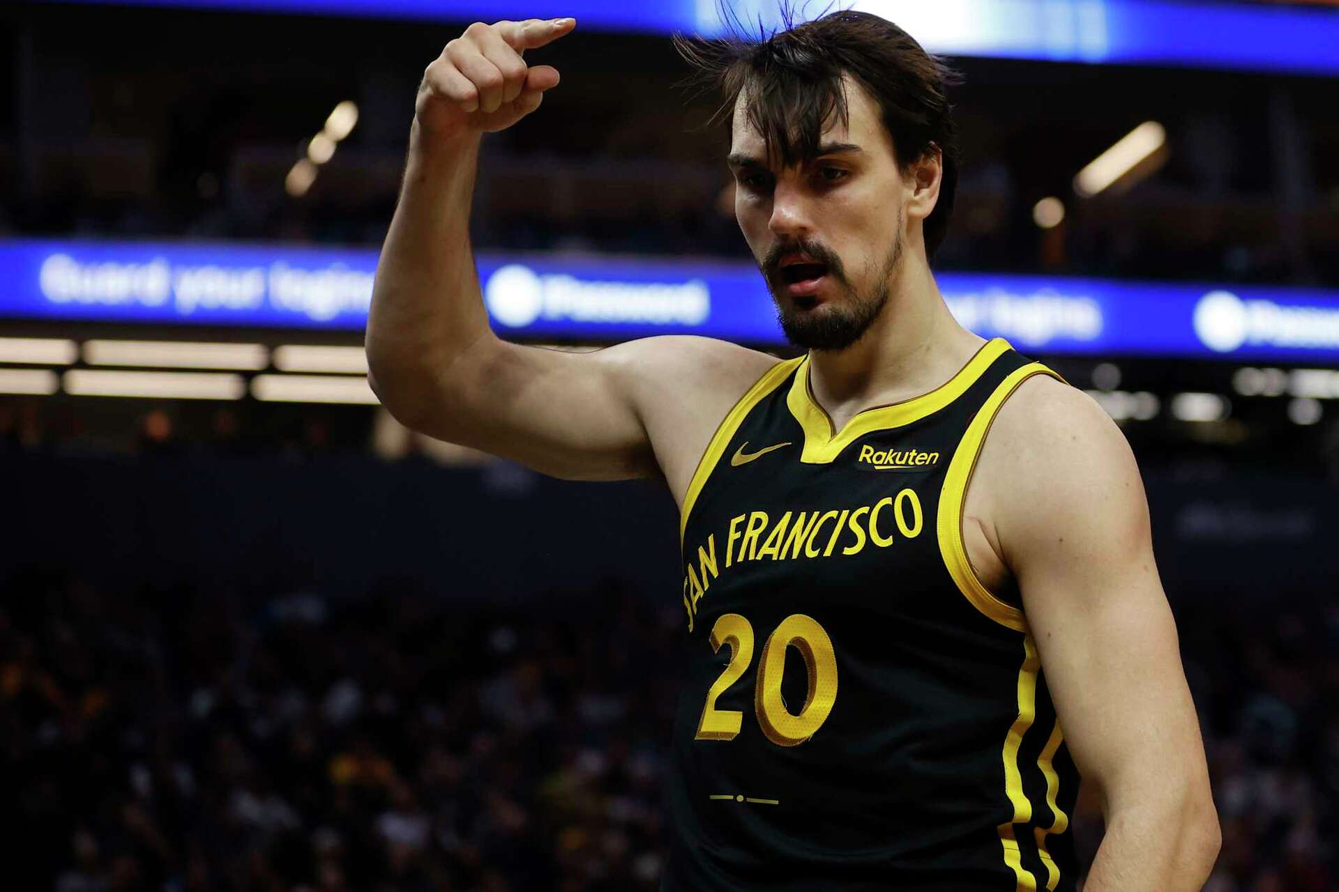 Dario Saric doesn’t start trip with Warriors for undisclosed illness