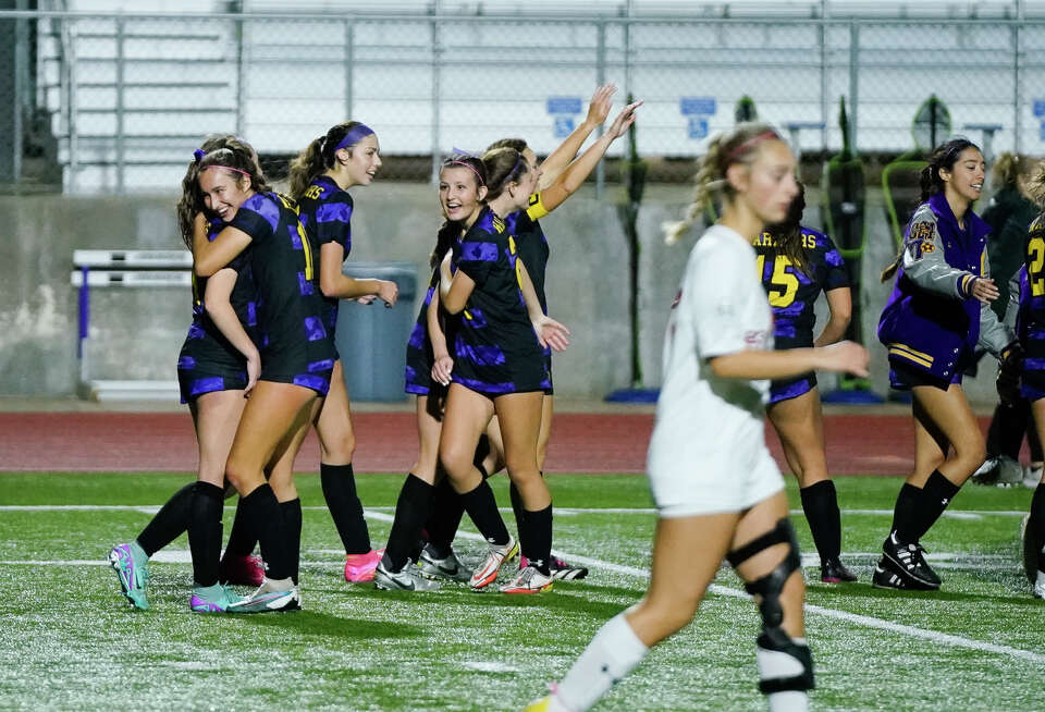 Pieper girls soccer beats NB Canyon to stay atop 26-5A race