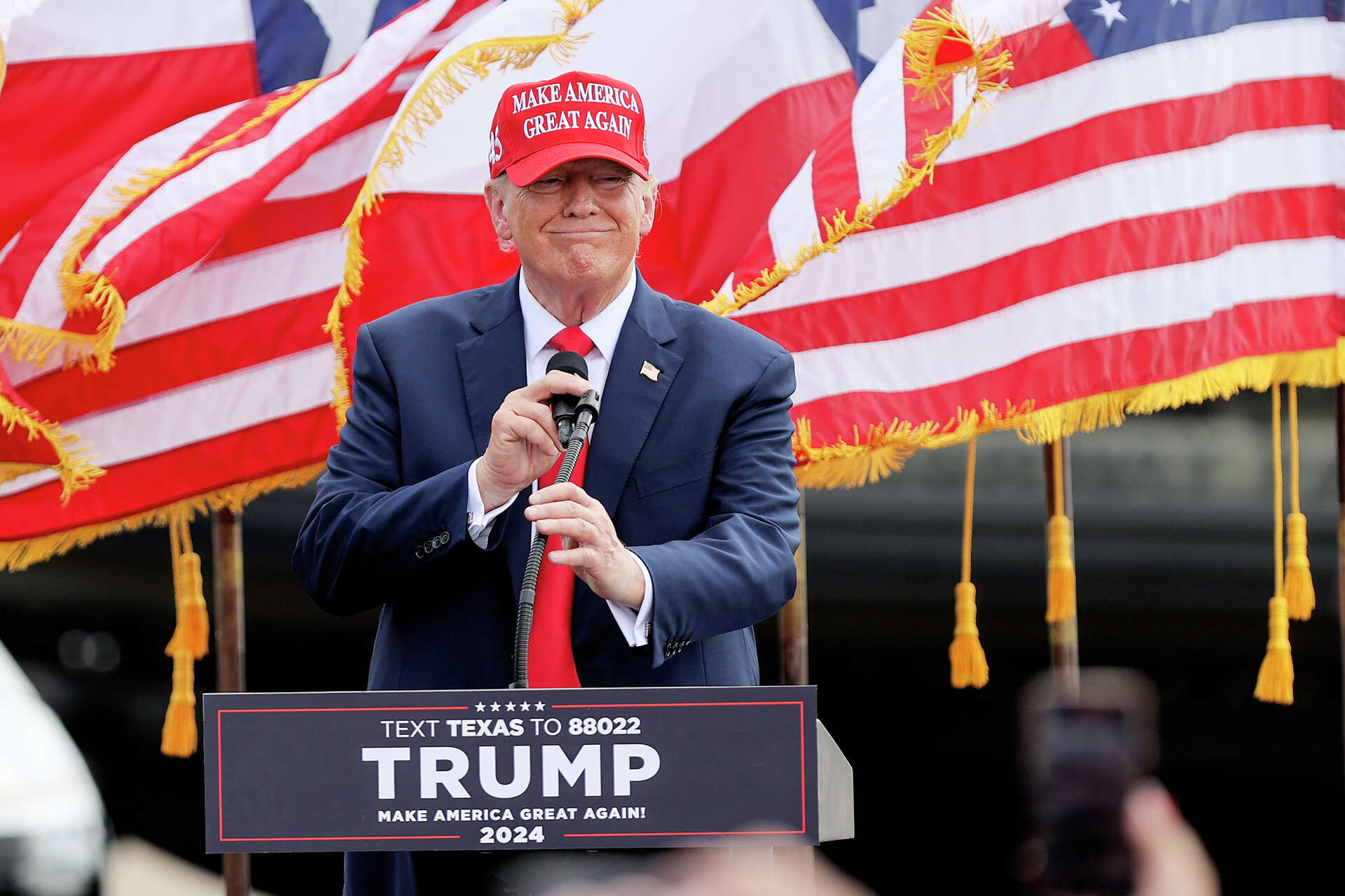 Trump leads among some Texas oil and gas donors