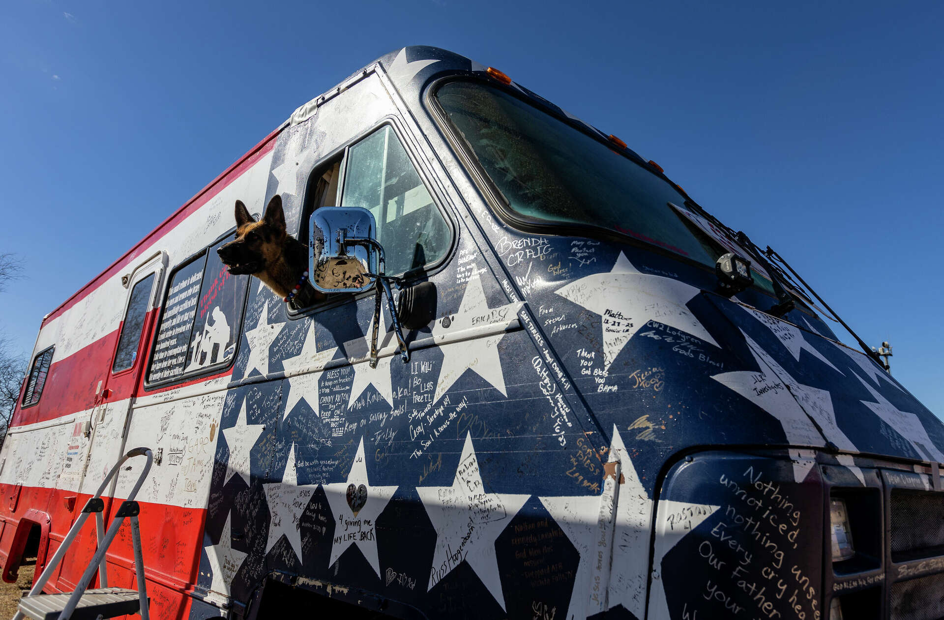 Activists convoy rolls into Texas, demands feds secure border