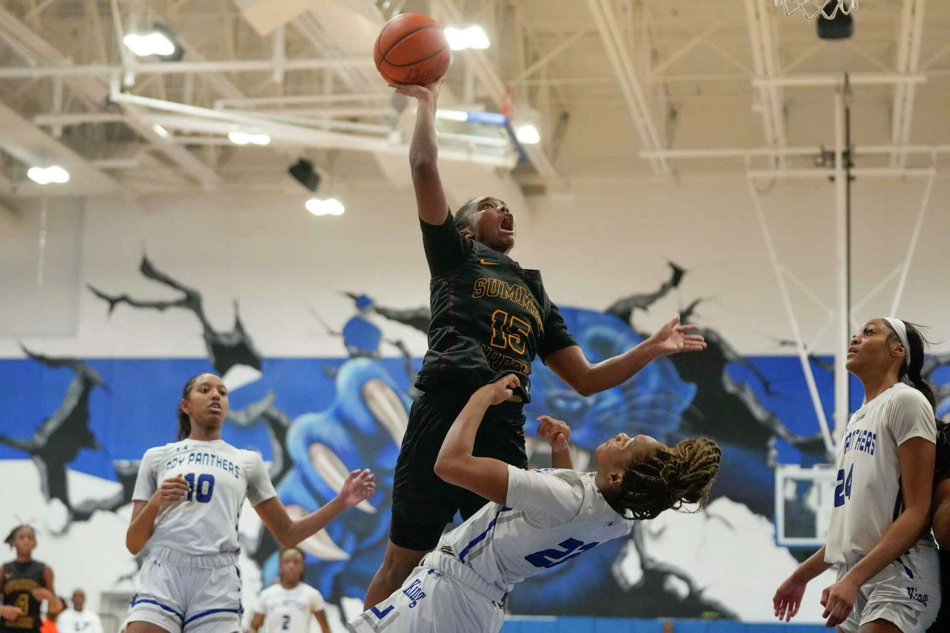 Summer Creek Bulldogs beat C.E. King Panthers, take first place