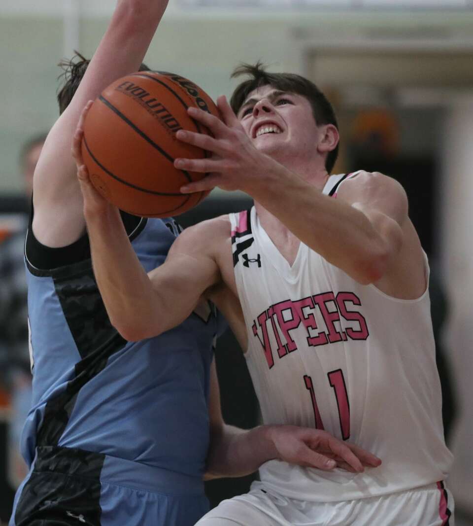 Lyons gets 1,000th point; South County gets 20th win