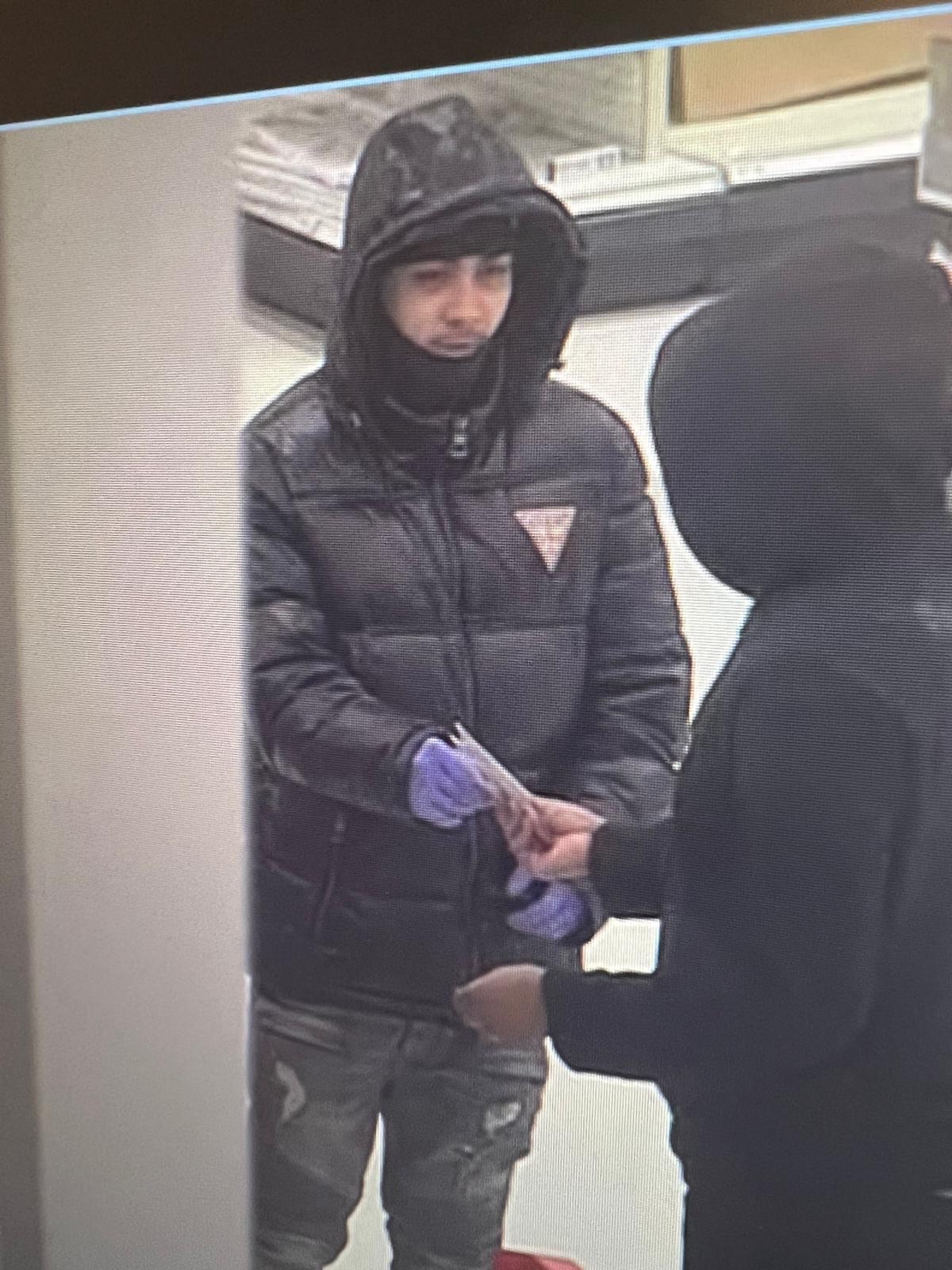 Police: 2 men broke into East Haven gas station, stole vape wares Police: 2 men broke into East Haven gas station, stole vape wares