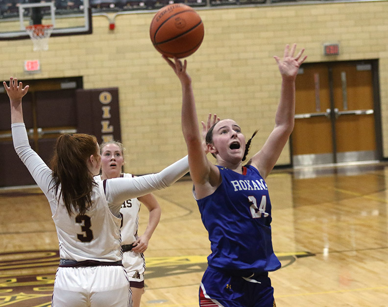 Strohmeier's six 3s lead Shells past 'biggest rival' Oilers