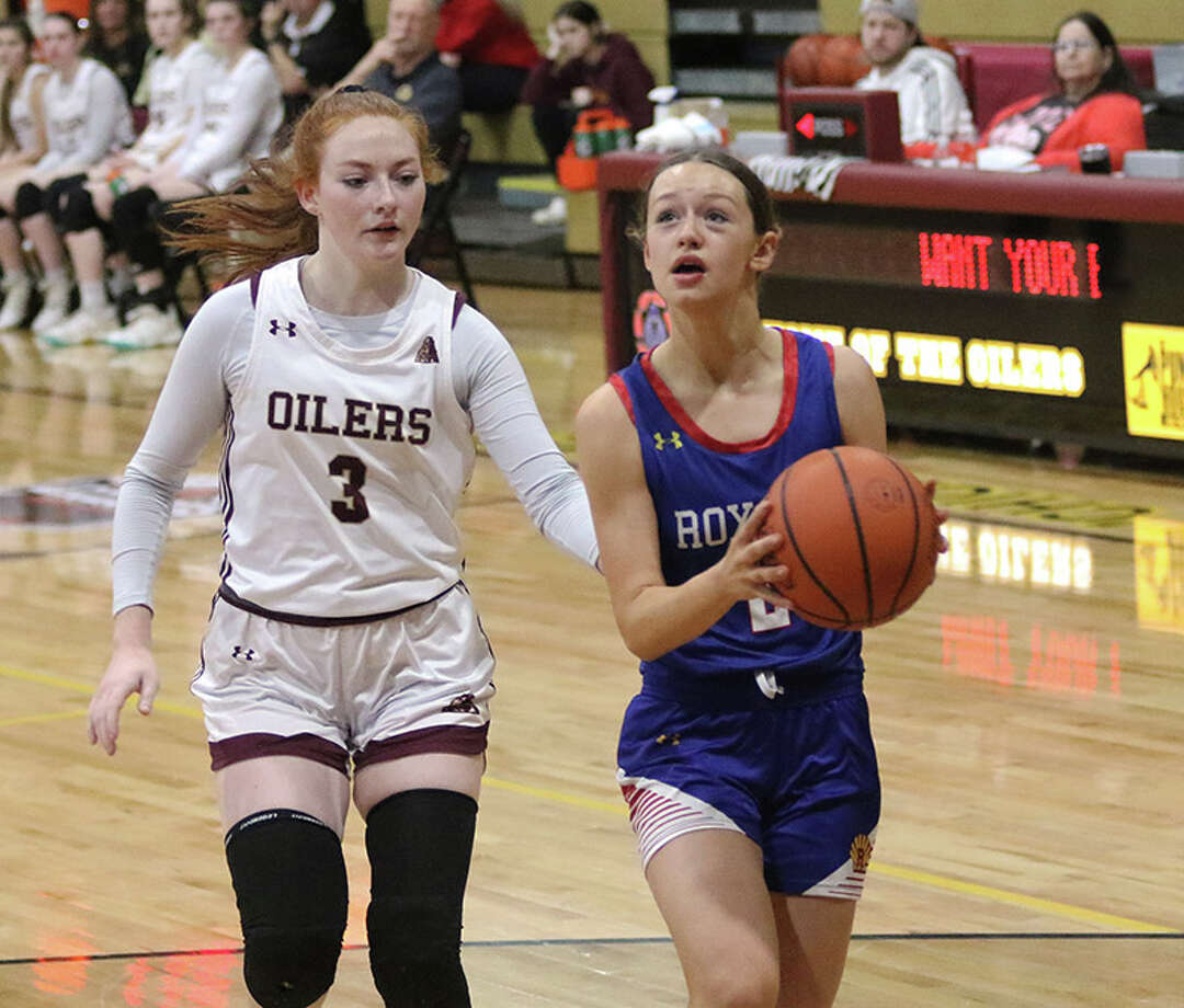 Strohmeier's six 3s lead Shells past 'biggest rival' Oilers