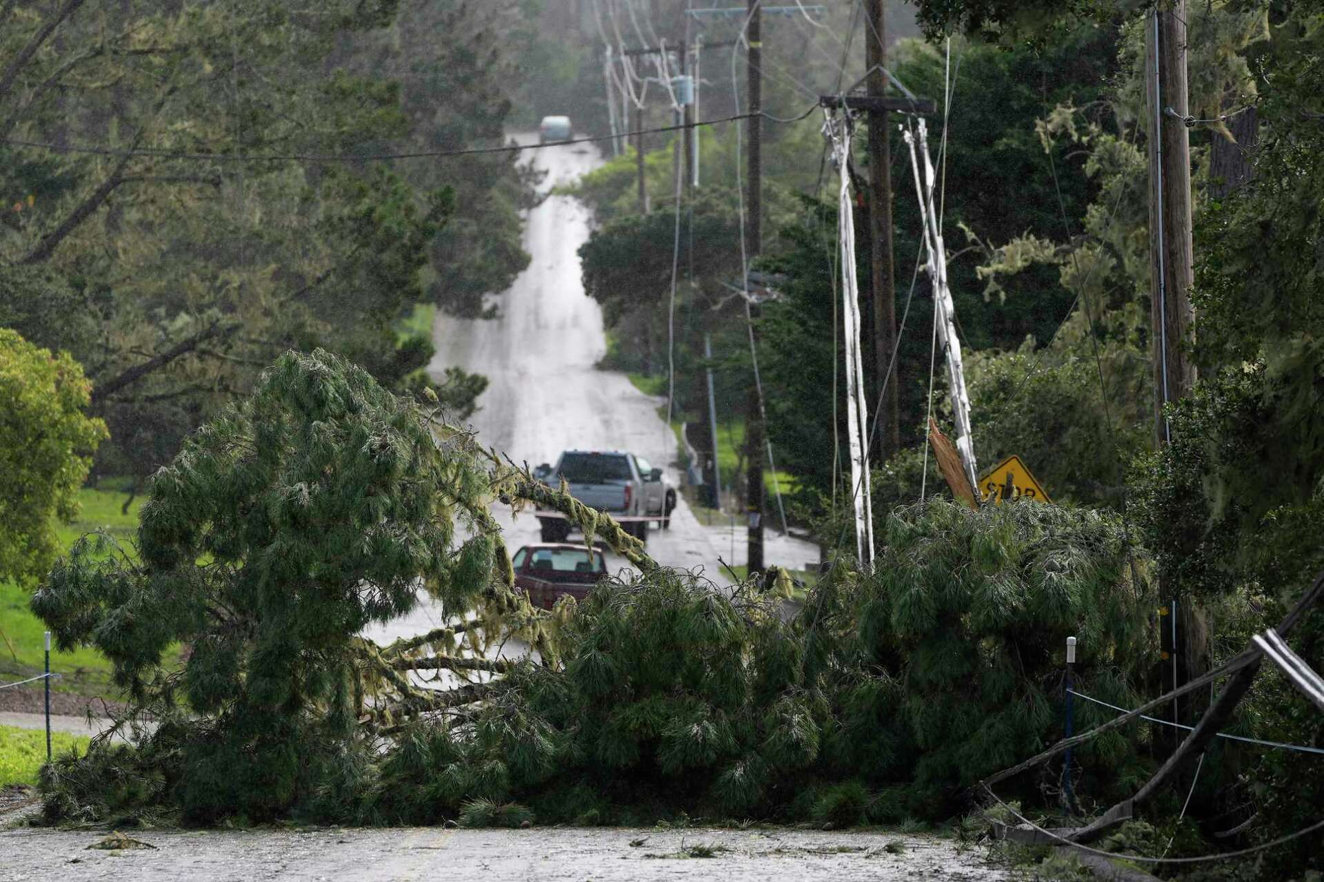 California storm live updates: Nearly 400,000 without power in Bay Are