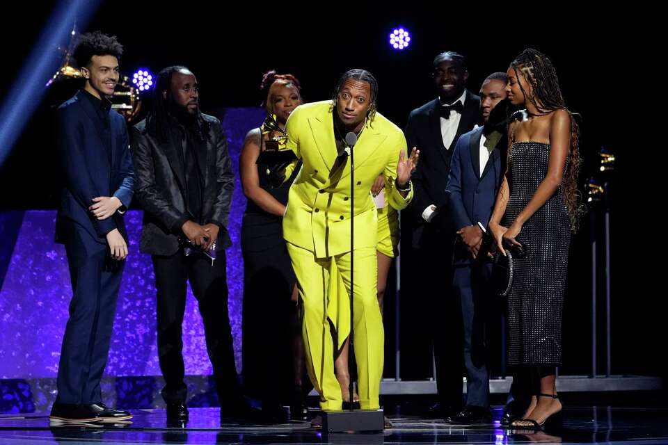 Houston rapper Lecrae picks up two Grammys at pre-telecast ceremony