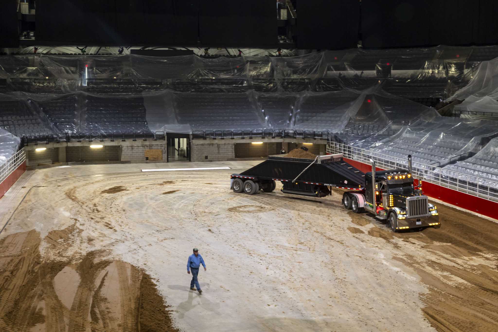 San Antonio Spurs home transforms into rodeo arena