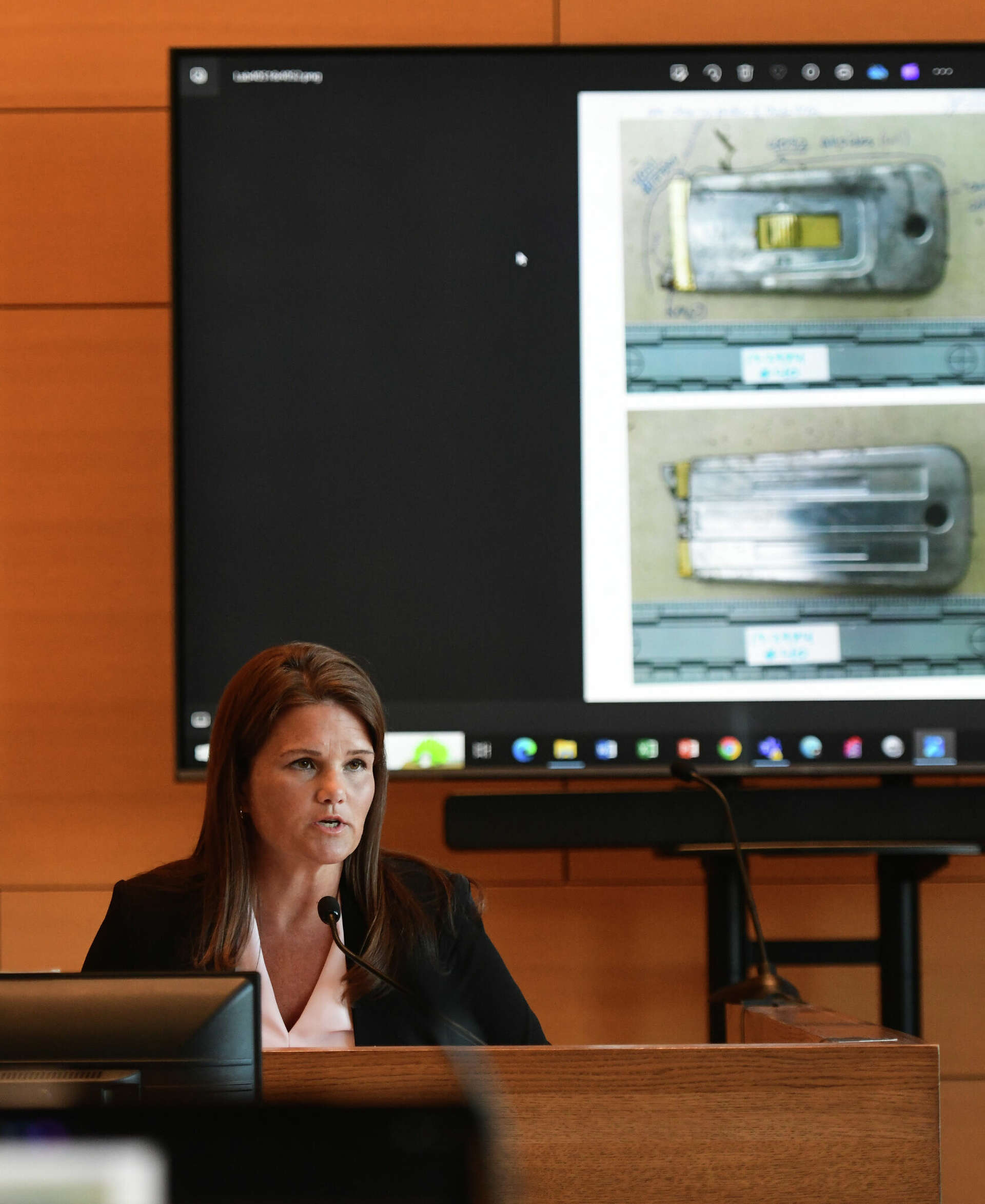 Expert: Troconis' DNA likely found on garbage bag in Dulos case