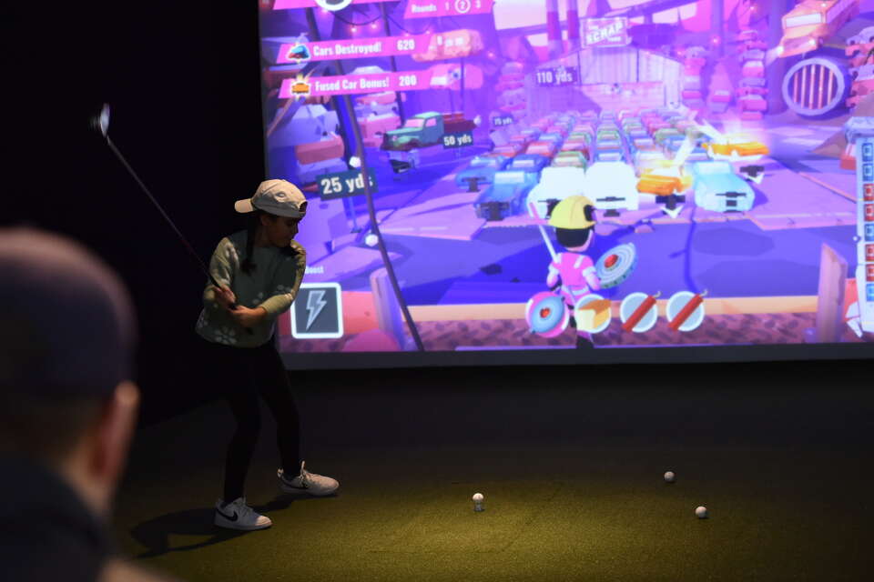 Golf Lounge 18 opens at South Windsor's Evergreen Walk