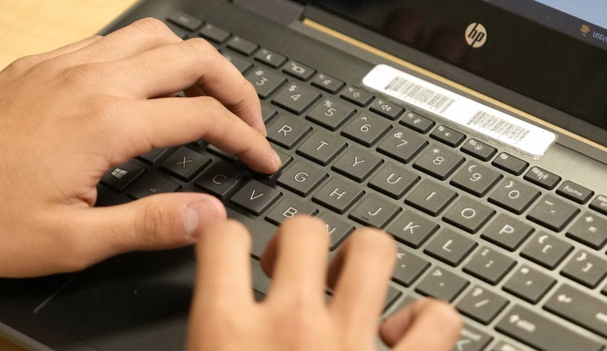 HISD launches artificial intelligence elective class for HS students