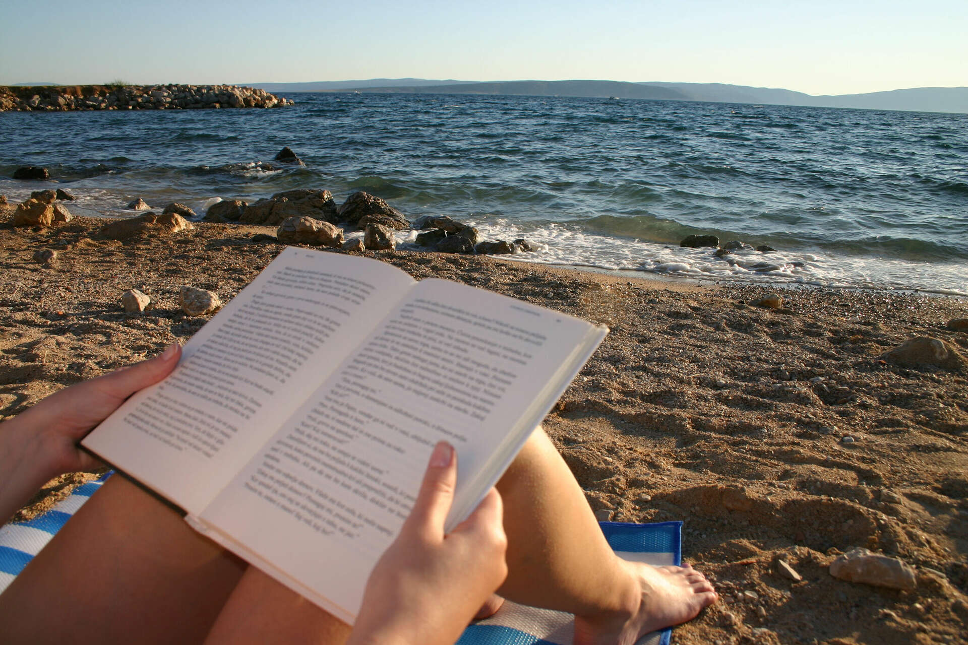 Best Short Stories: 25 Quick Reads That Will Change You Forever
