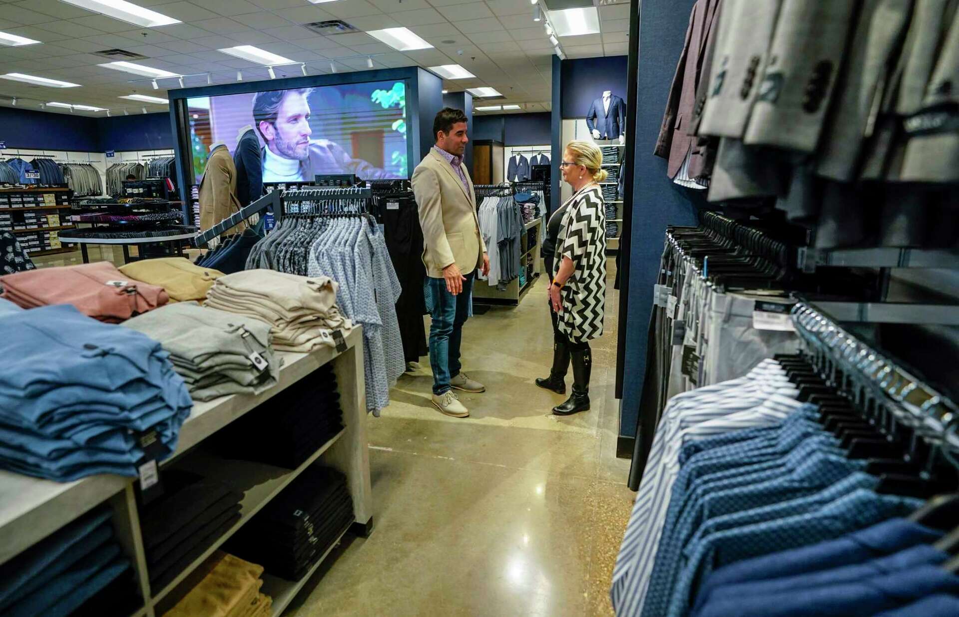 Houston-based Men's Wearhouse expanding, new Richmond location