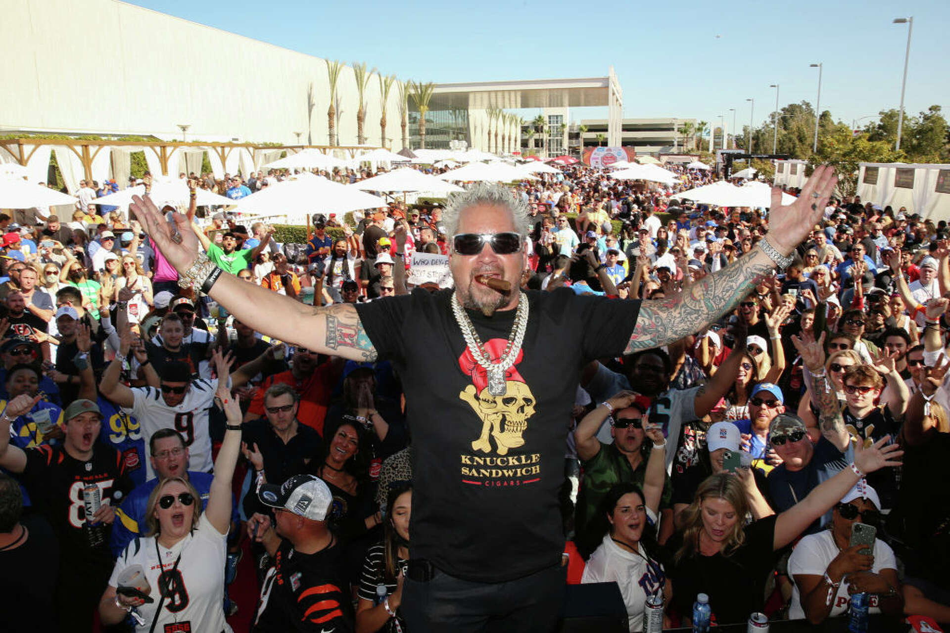 Where Guy Fieri ate in Hawaii for 'Diners, Drive-Ins and Dives'