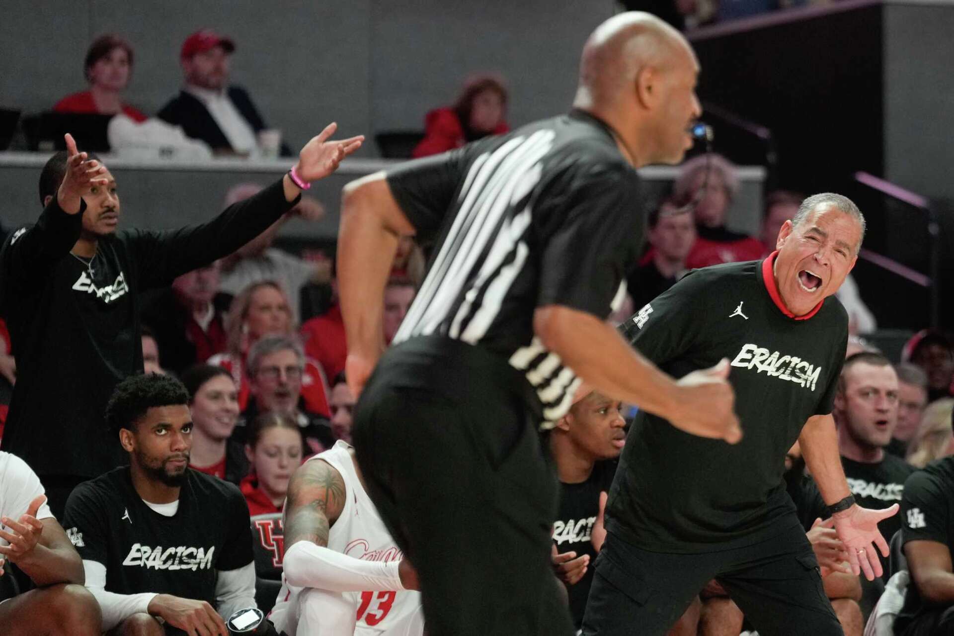 UH basketball: Cougars roll as Kelvin Sampson ejected vs. OSU