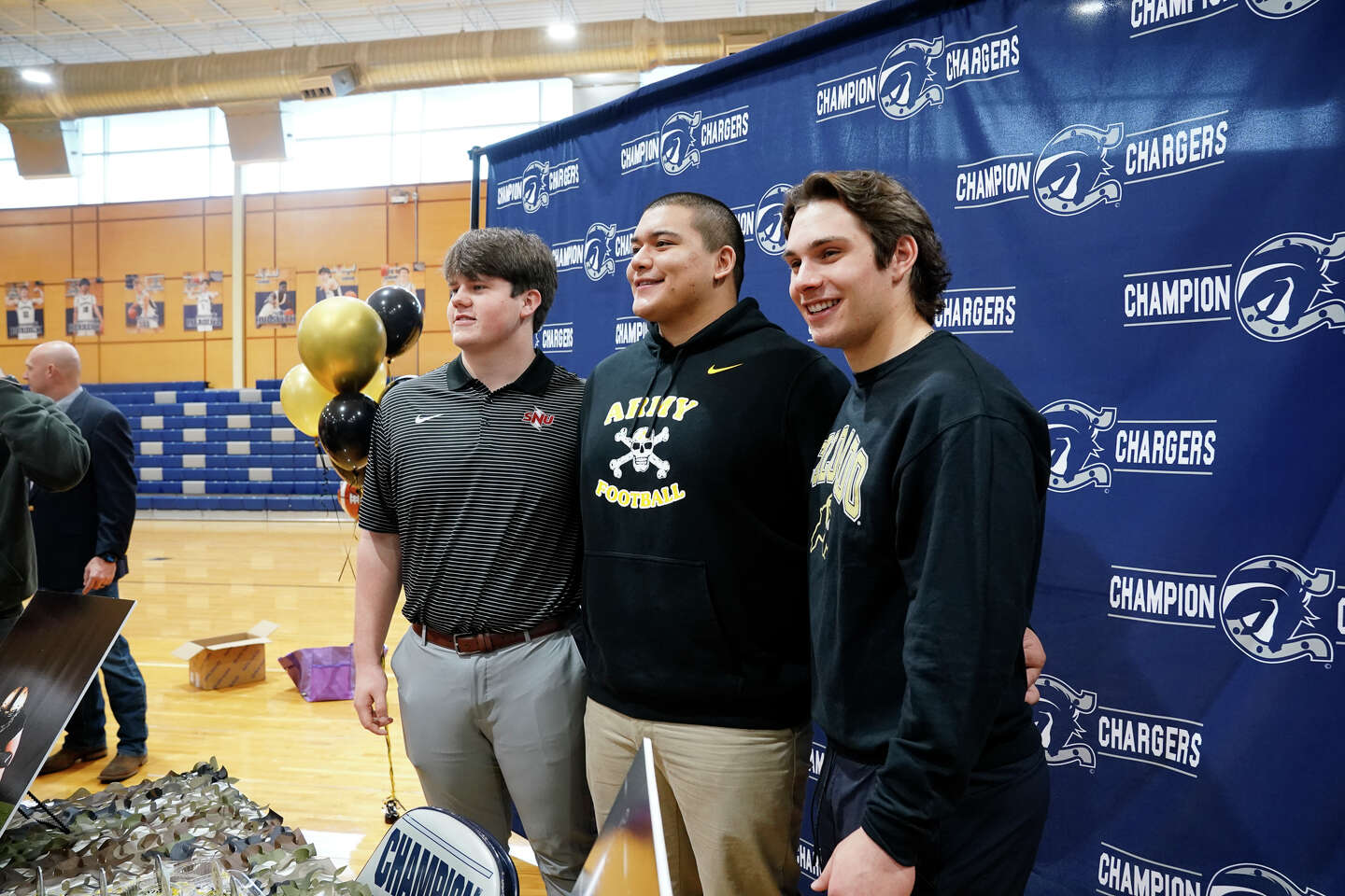 Gage Goldberg, WWE legend's son, signs with Colorado, Deion Sanders