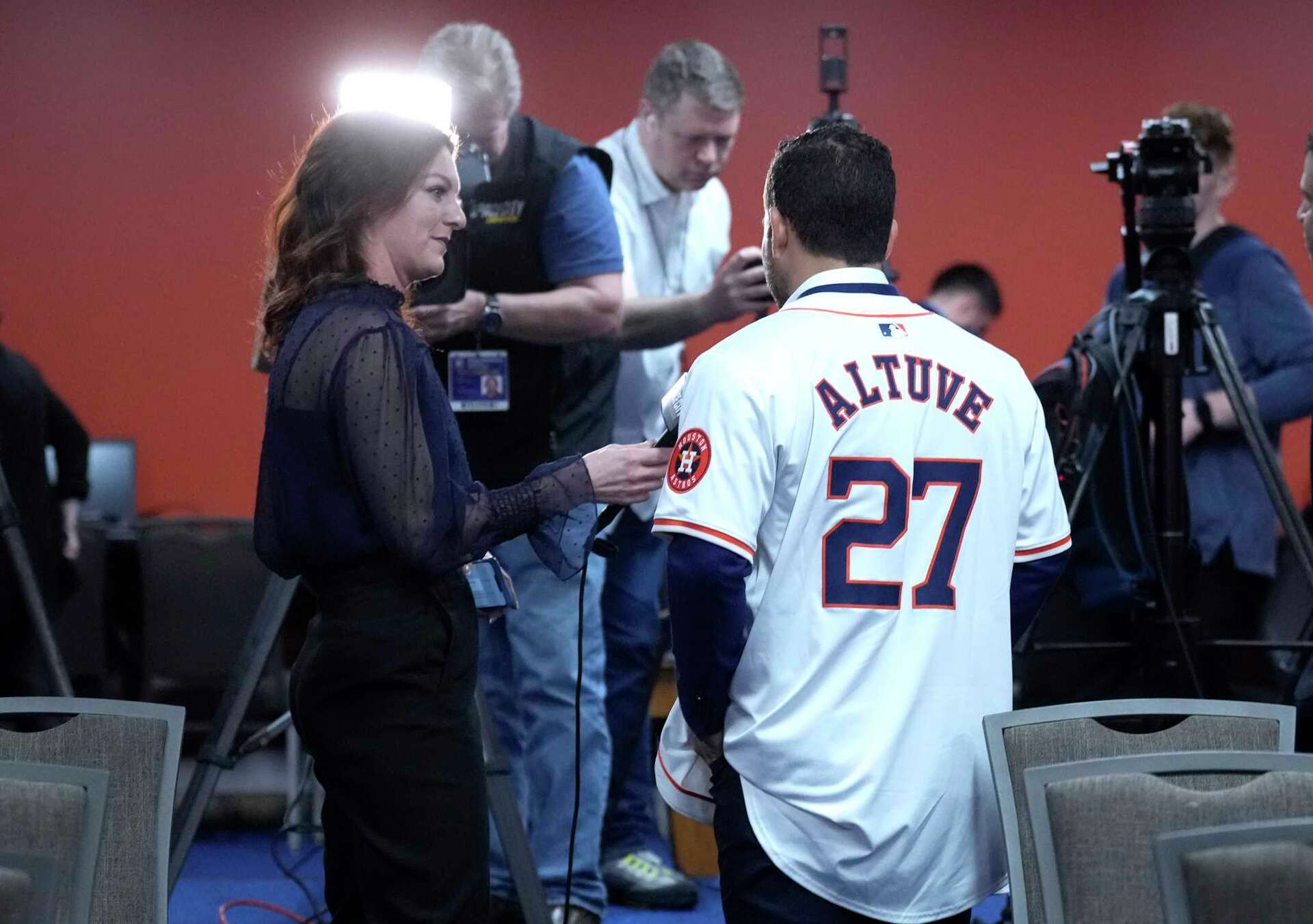 Astros reporter Julia Morales Clark honored by Houston mayor Whitmire