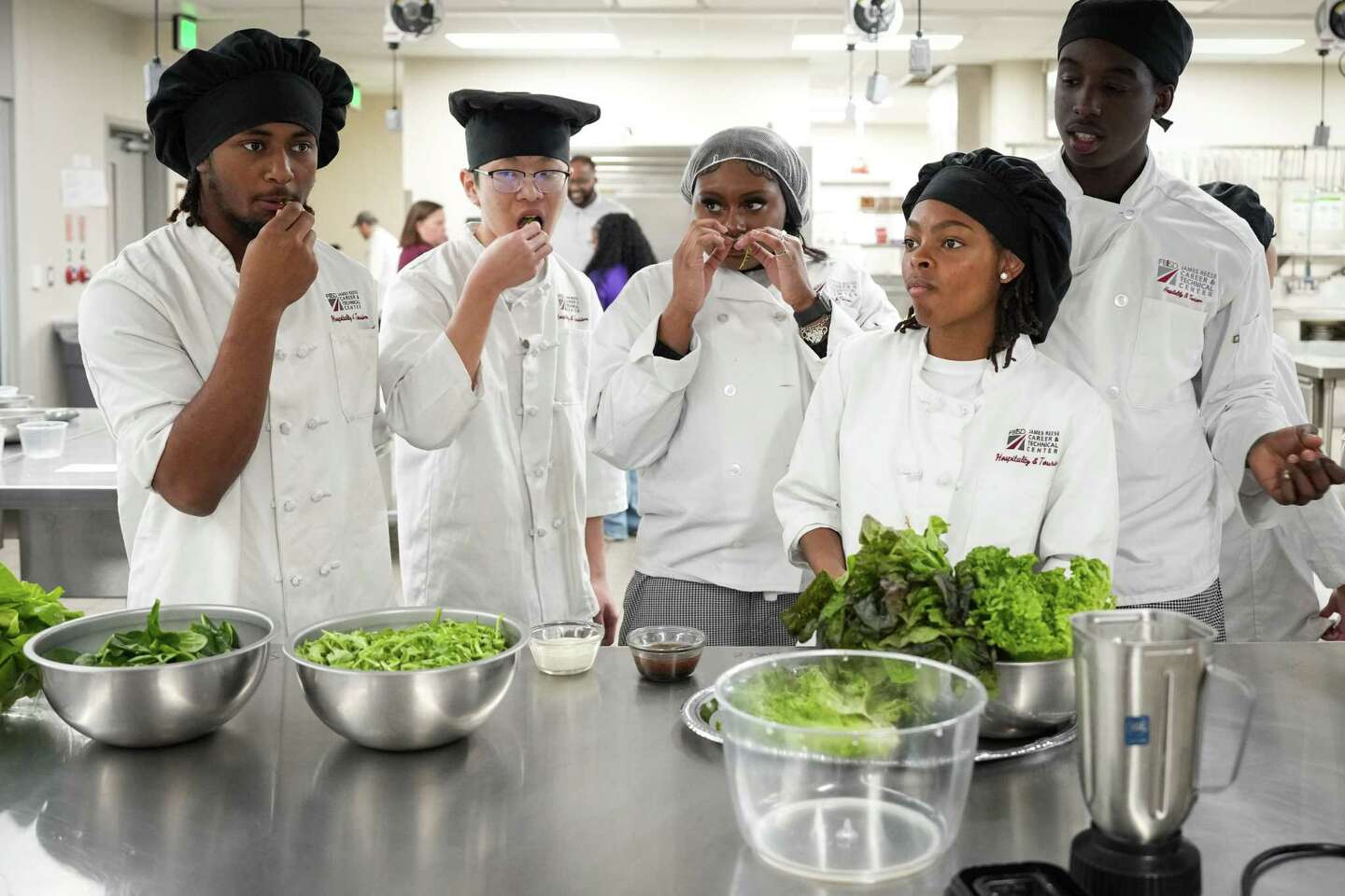 Fort Bend ISD opens restaurant run by high school students