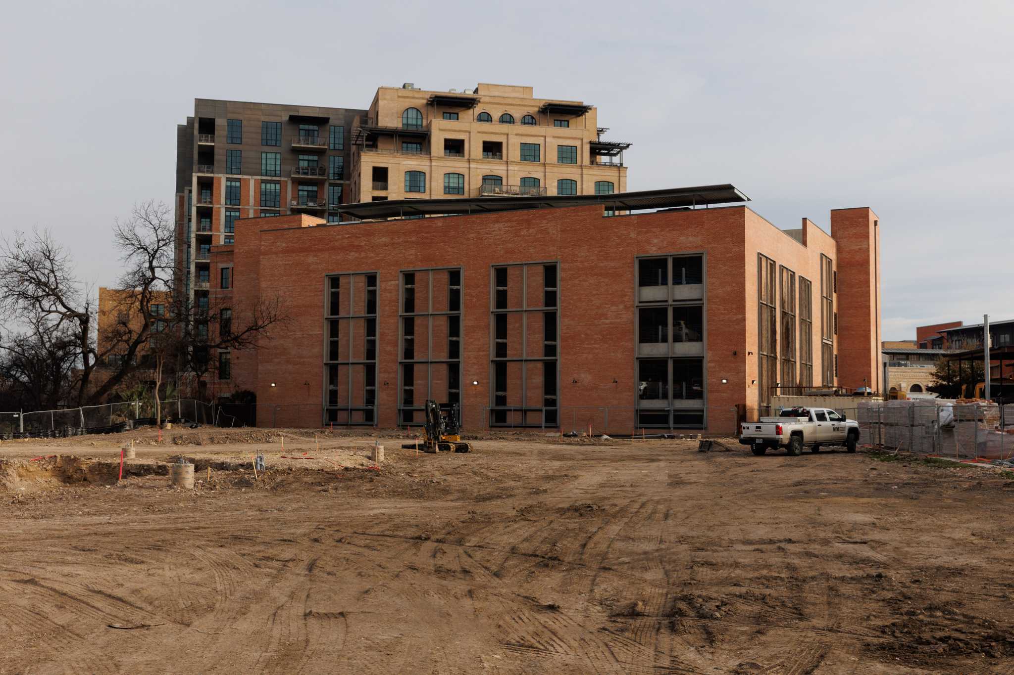 Pearl developer to seek outside investors for the first time