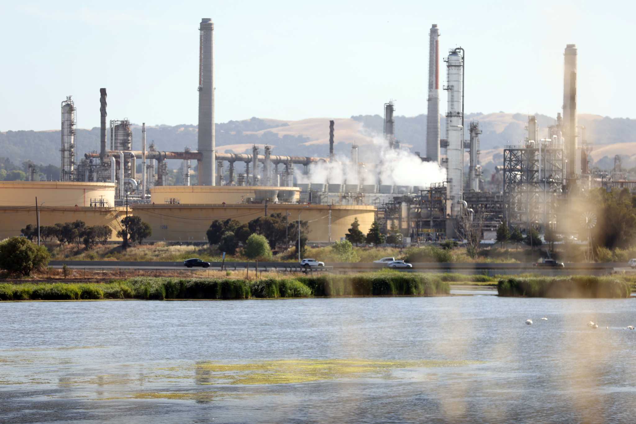 Martinez oil refinery plans flaring ahead of repairs