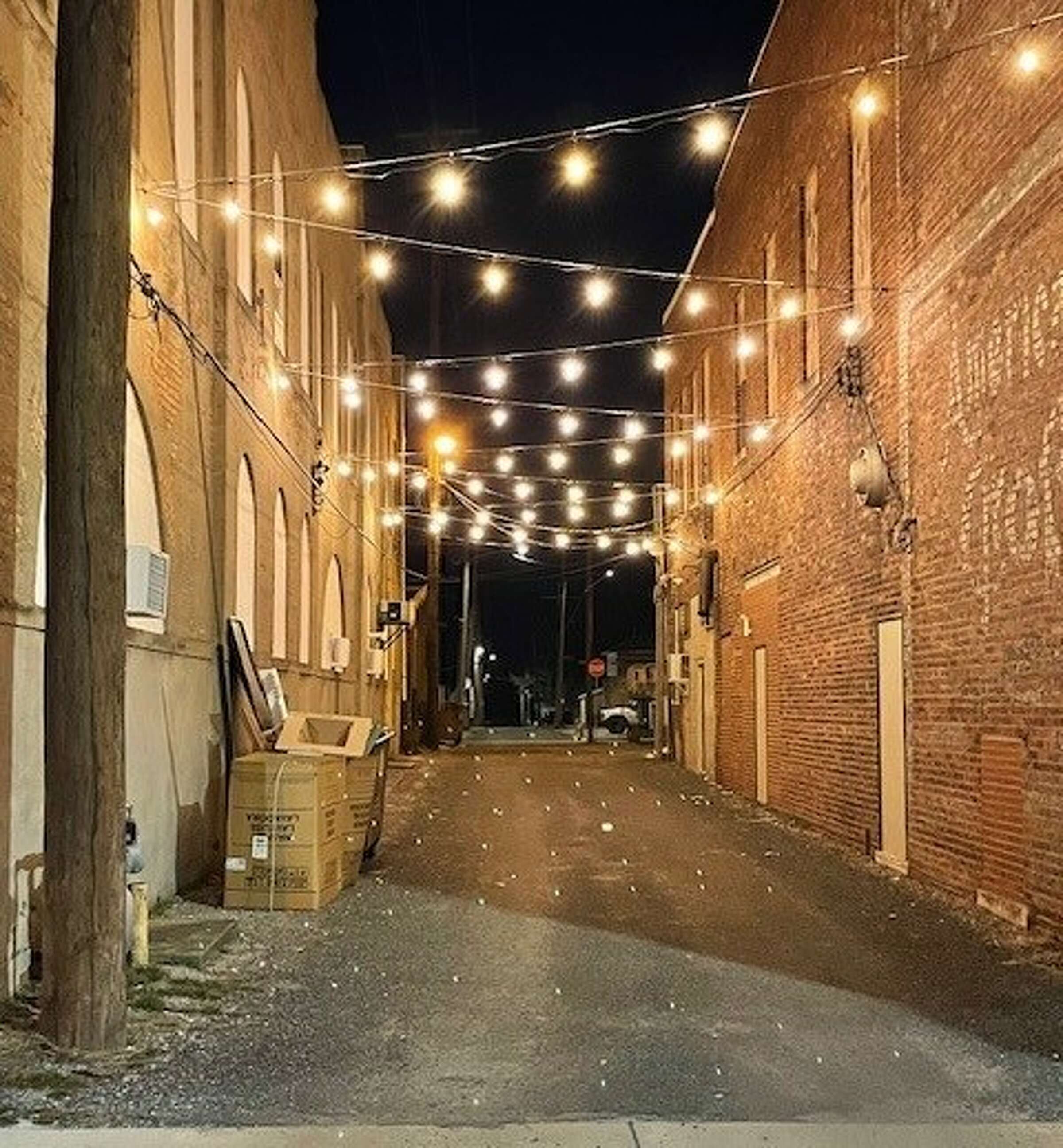 Lighting Jacksonville alleys another step toward improving downtown