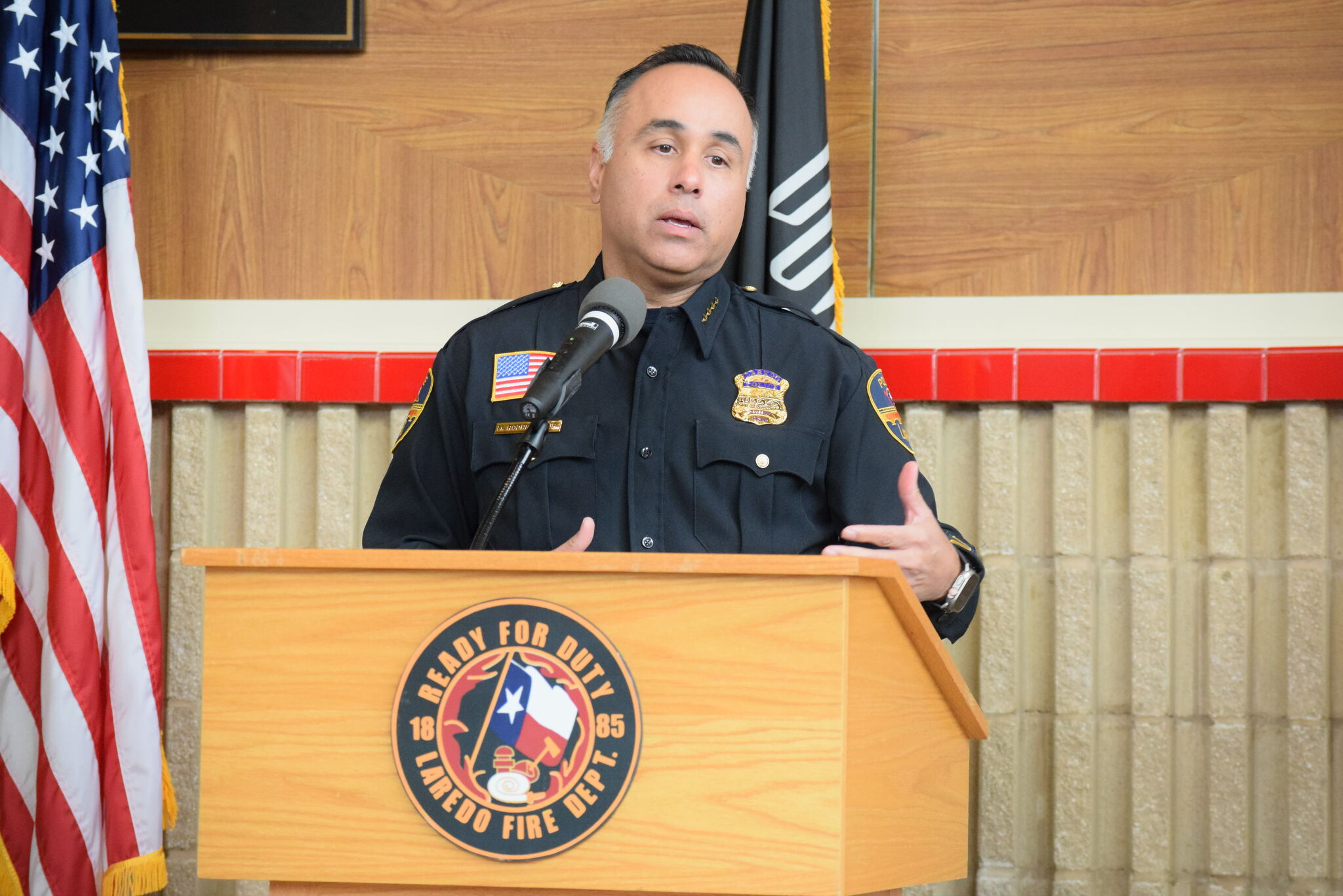 LPD on major tractor-trailer traffic near Laredo's World Trade Bridge